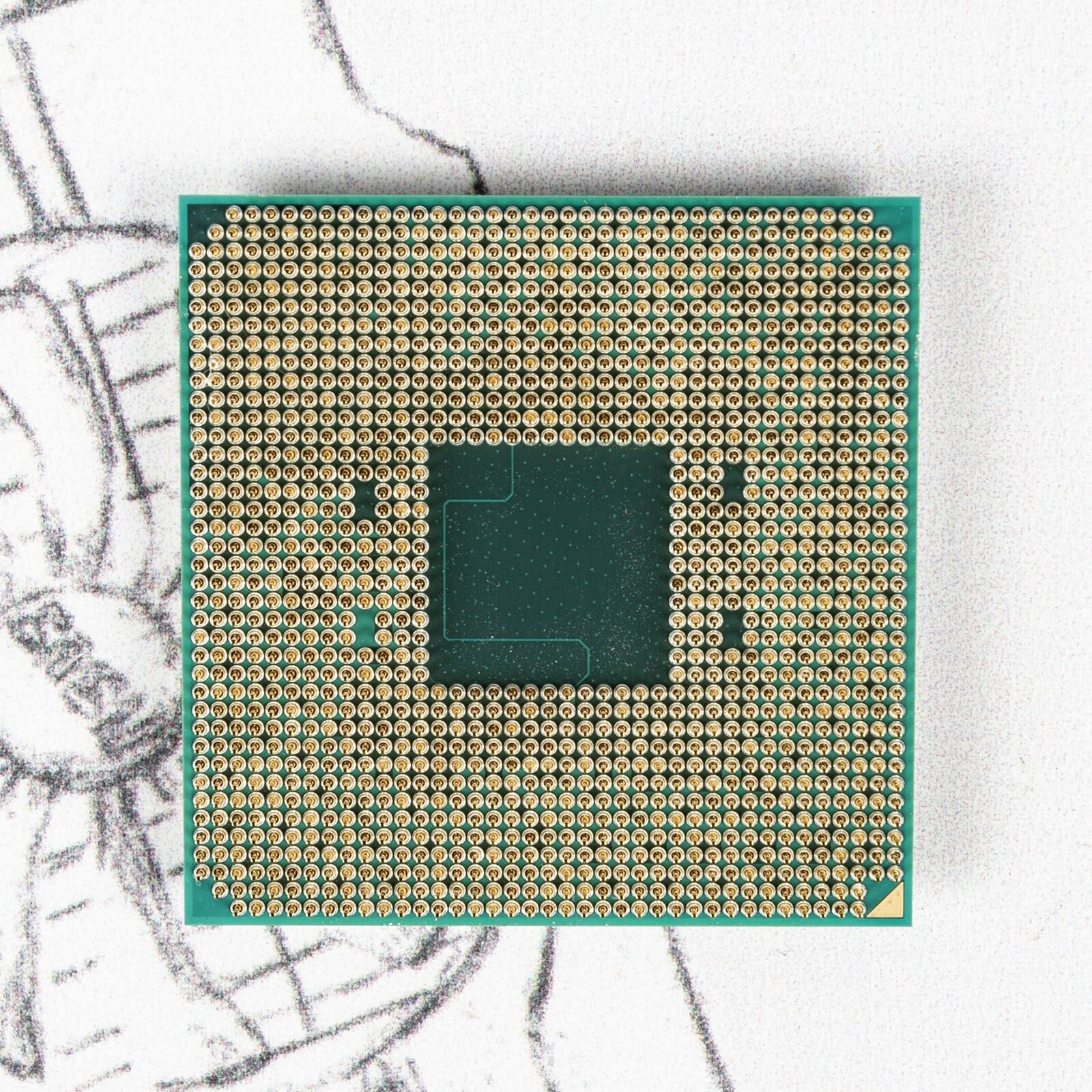 Процессор AMD Ryzen 3 PRO 3200G — фото 1