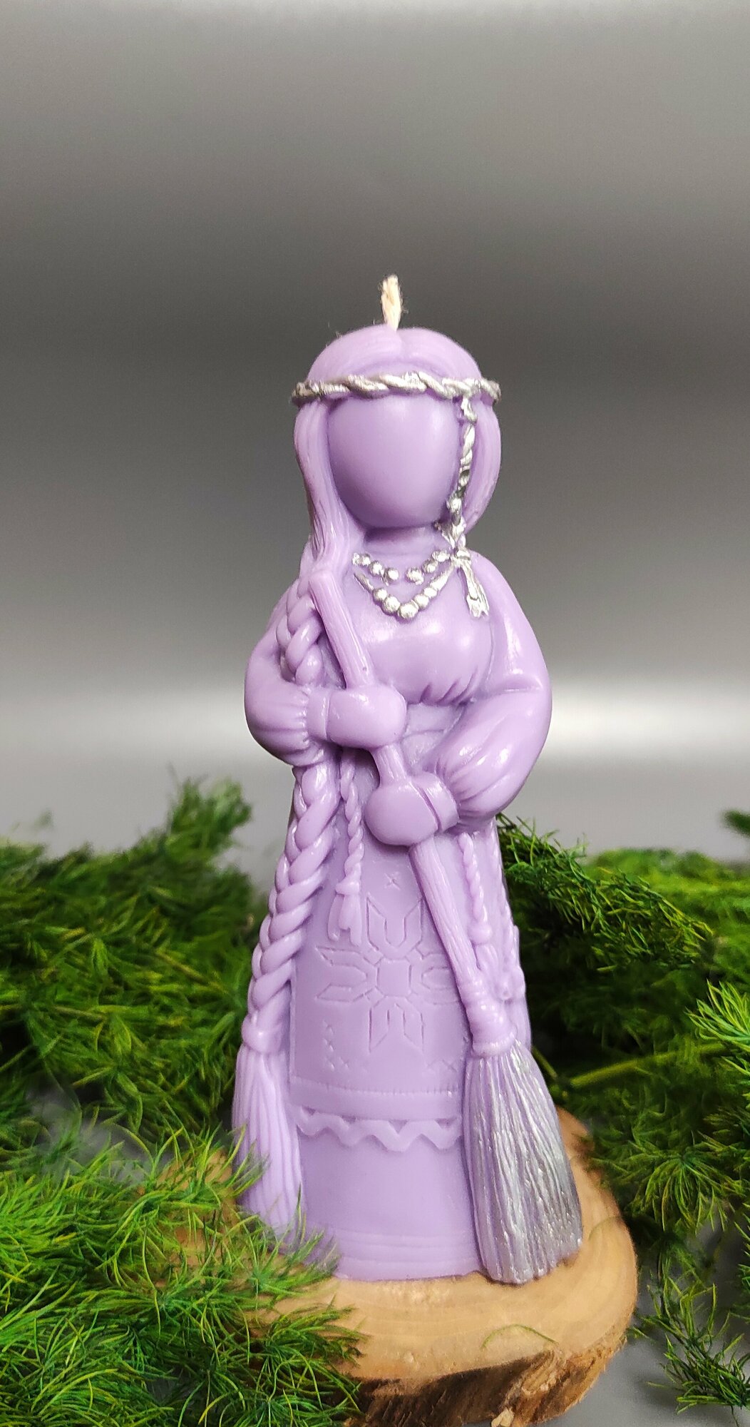 Очищающая свеча Берегиня Метлушка (цвет сиреневый)