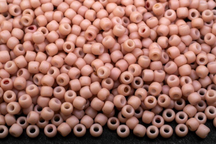 Бисер японский TOHO круглый 11/0 #0764 креветка матовый, непрозрачный пастель, 10 грамм