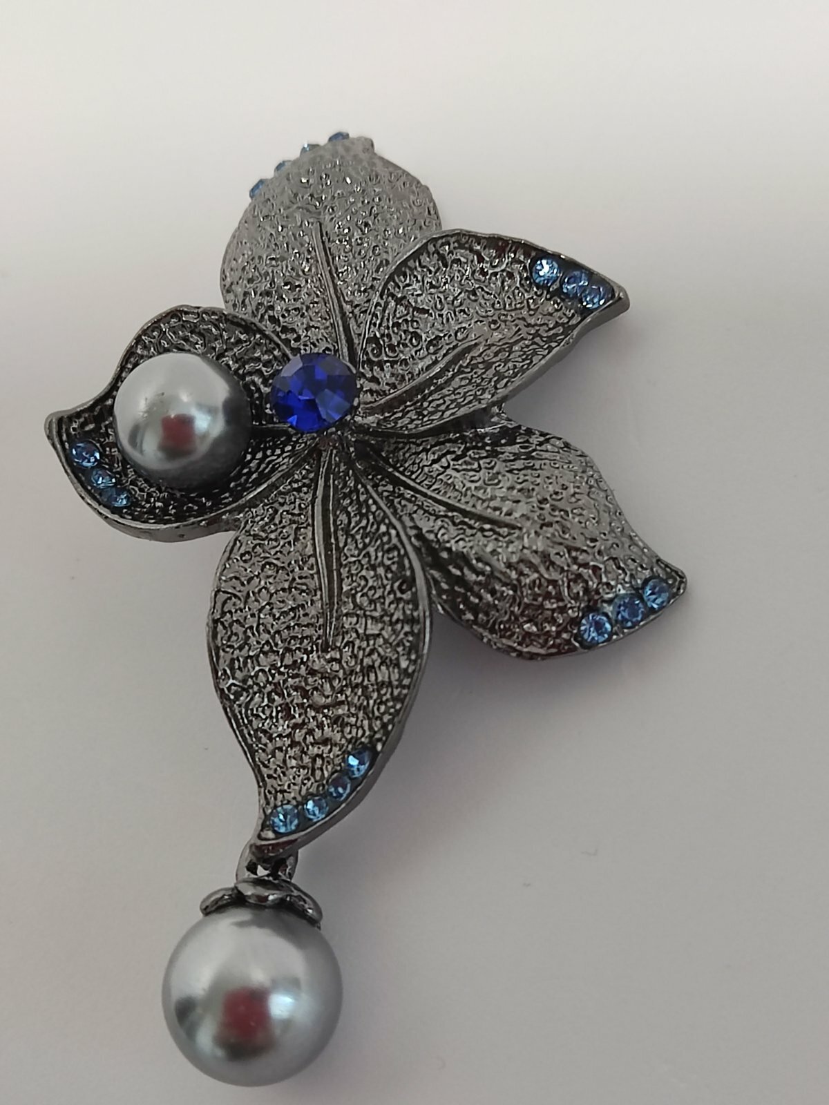 Брошь, стразы, жемчуг имитация