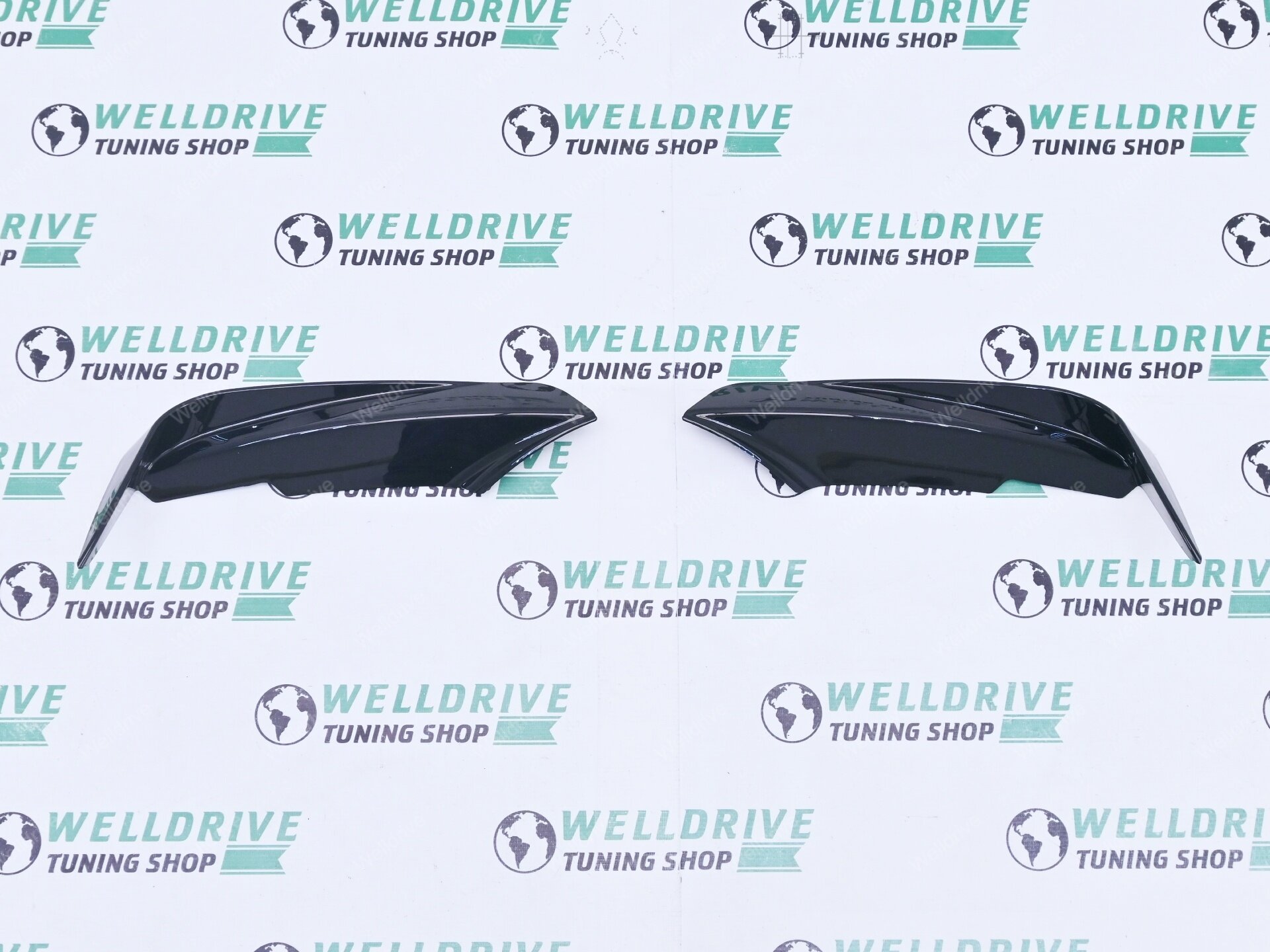 Клыки верхние BMW 3 F30 F31 M-Tech на передний бампер черный глянец