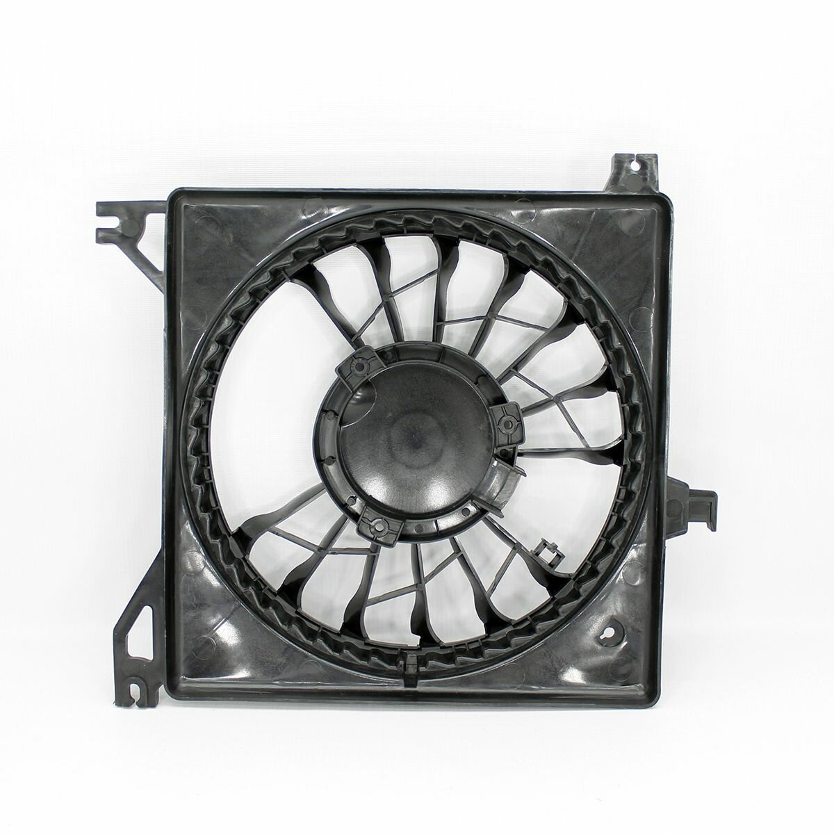 Кожух вентилятора охлаждения двигателя / диффузор ВАЗ 2190, 2191 / Lada Granta (без кондиционера)