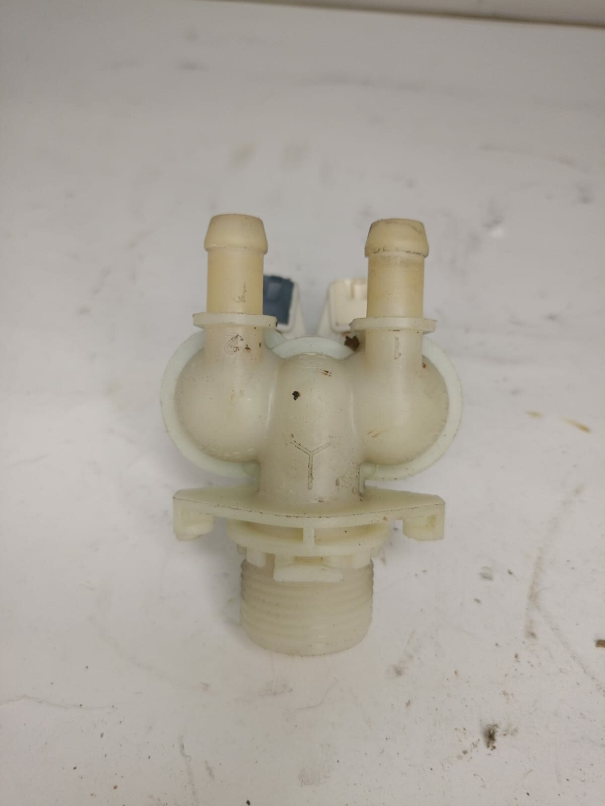 Клапан подачи воды для стиральной машины Candy 410229238 б/у