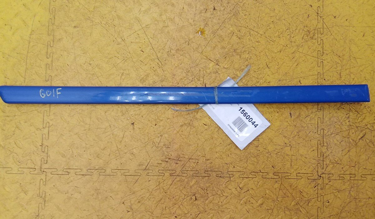 Молдинг двери задней правой Golf IV/Bora Volkswagen 1J4853754B