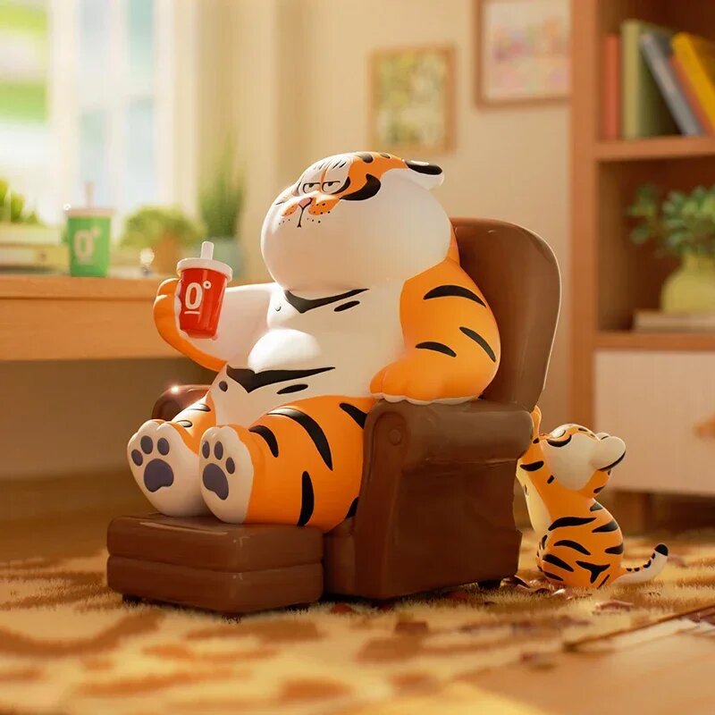 Фигурка Meet Phoenix I Am Not Fat Tiger Scratch the sofa