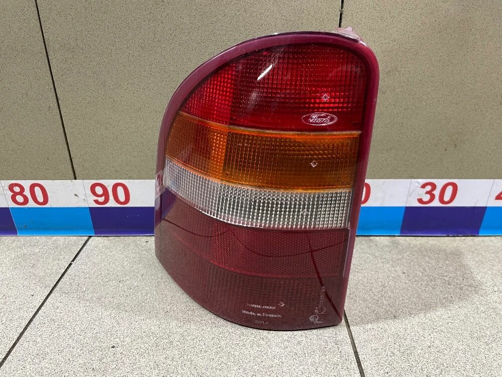 Фонарь задний левый Ford Mondeo I 1119444