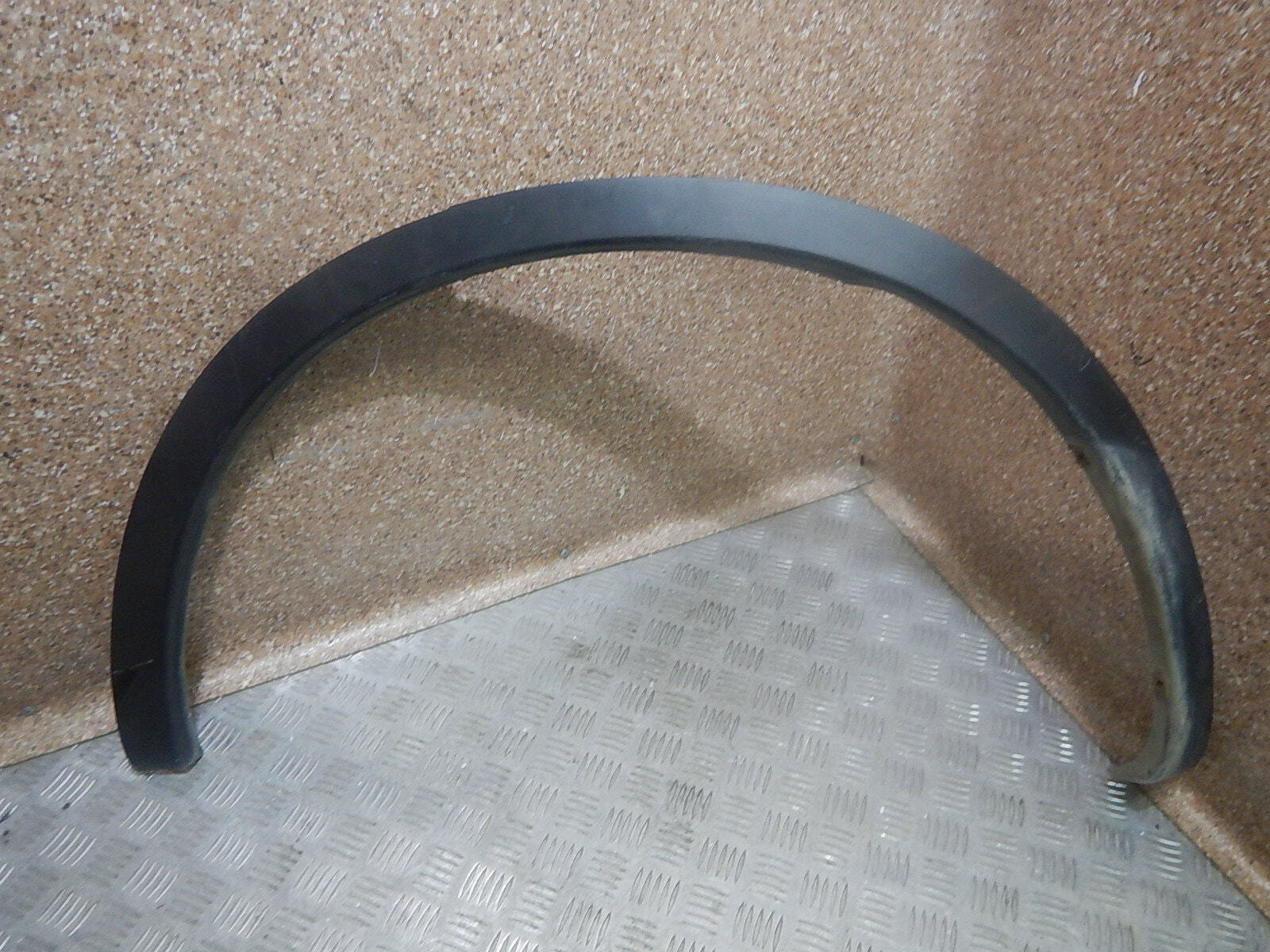 Б/У Накладка крыла заднего левого, Nissan (Ниссан)-QUASHQAI (07-) NISSAN QUASHQAI (07-) Сломано 2 крепления,трещина на к...