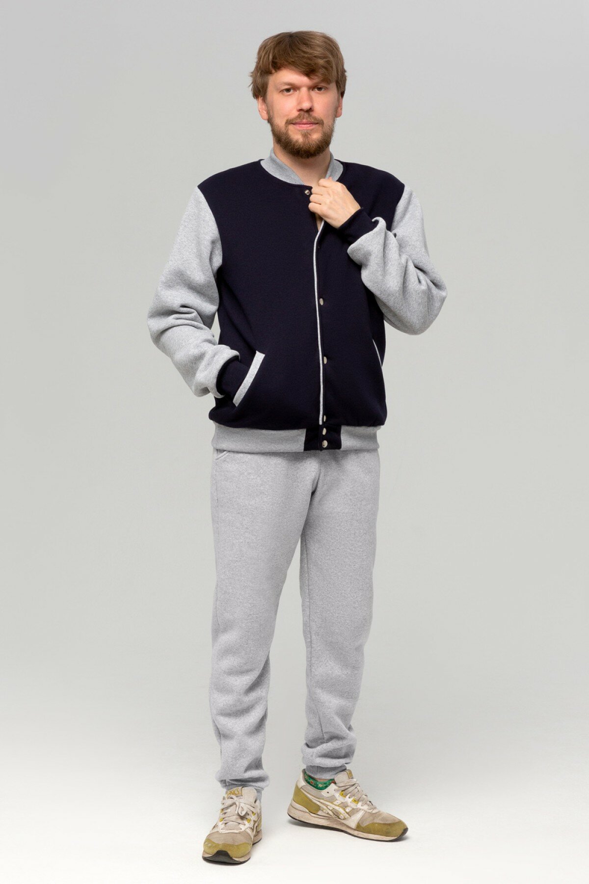 Костюм спортивный