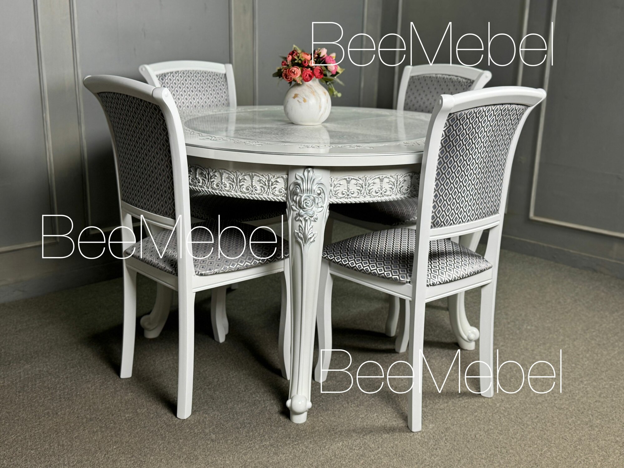 Обеденная группа, стол круглый 120 и 4 стула . Обеденная группа белая