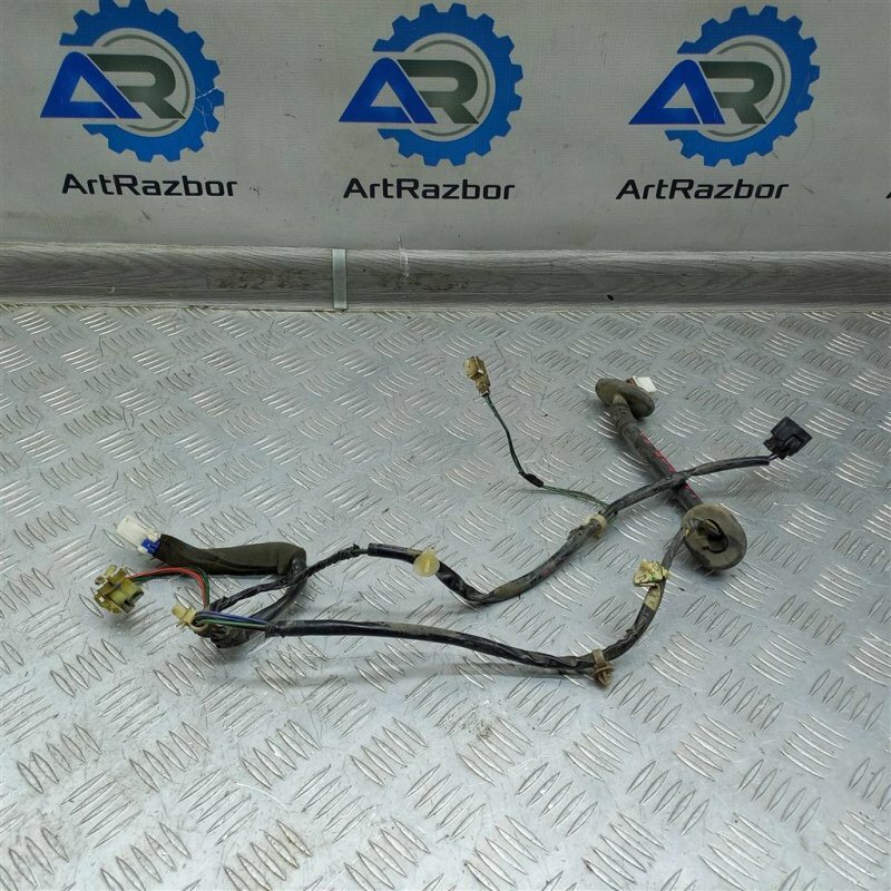 Б/У Проводка двери зад.лев Mitsubishi Lancer 7 / Мицубиши Лансер 7 1.5 4G15 110Л.С. 1998