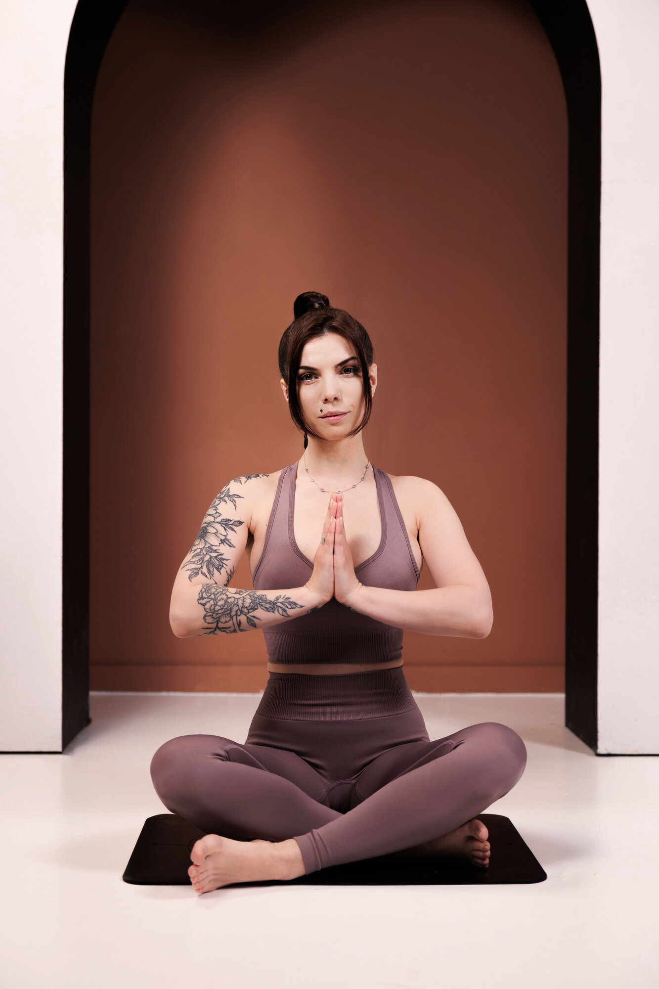 Мини-коврик для йоги Who Yoga компактный, нескользящий, черный