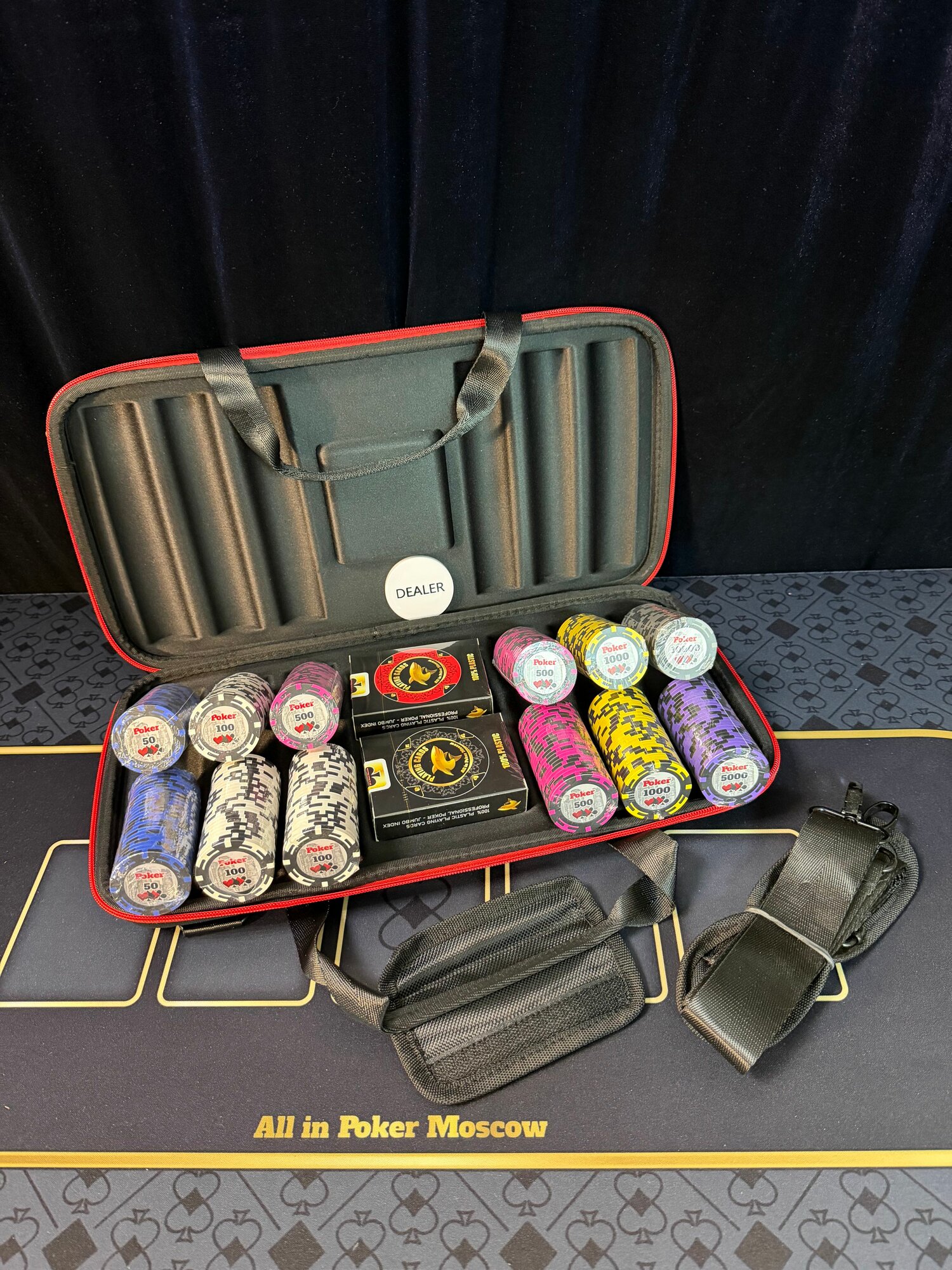 Покерный набор на 300 глиняных CLAY фишек №50