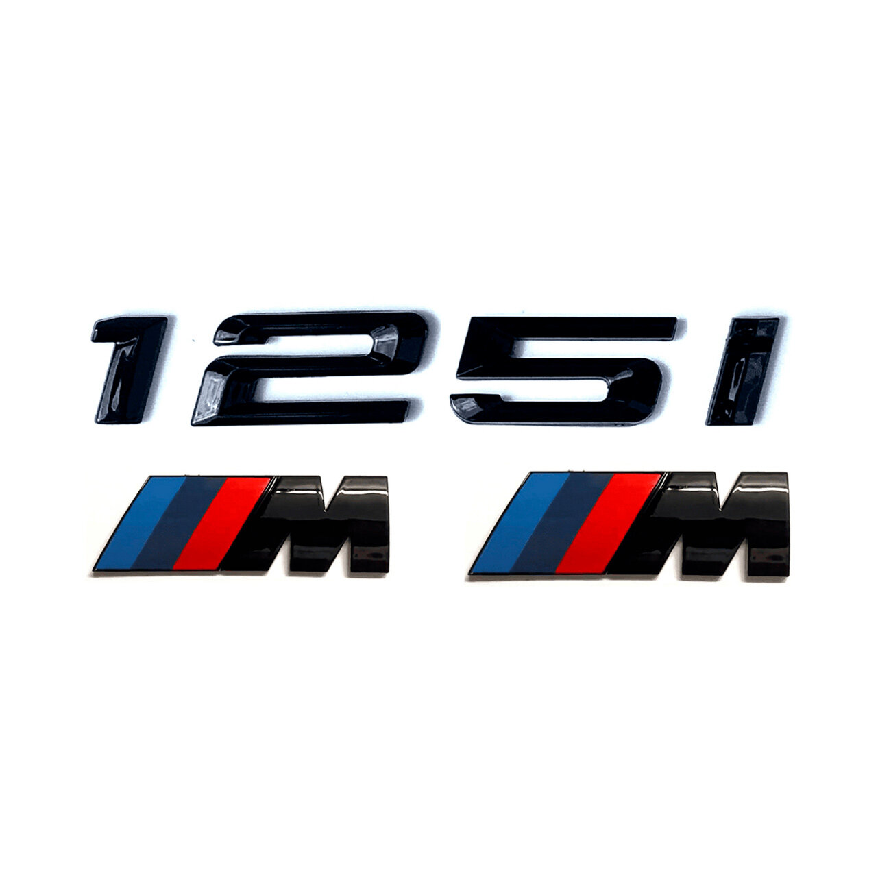 Комплект: шильдик на багажник 125 i для BMW 1 ой серии + 2 эмблемы на крыло M-performance черный мат