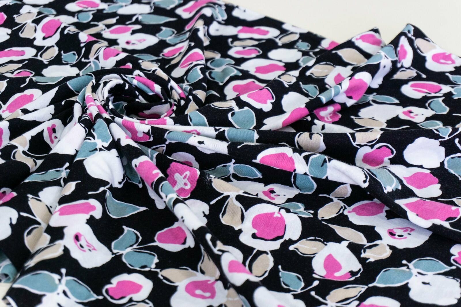 Ткань трикотаж кулирка акварельные цветы. Ткань для шитья 1.65м