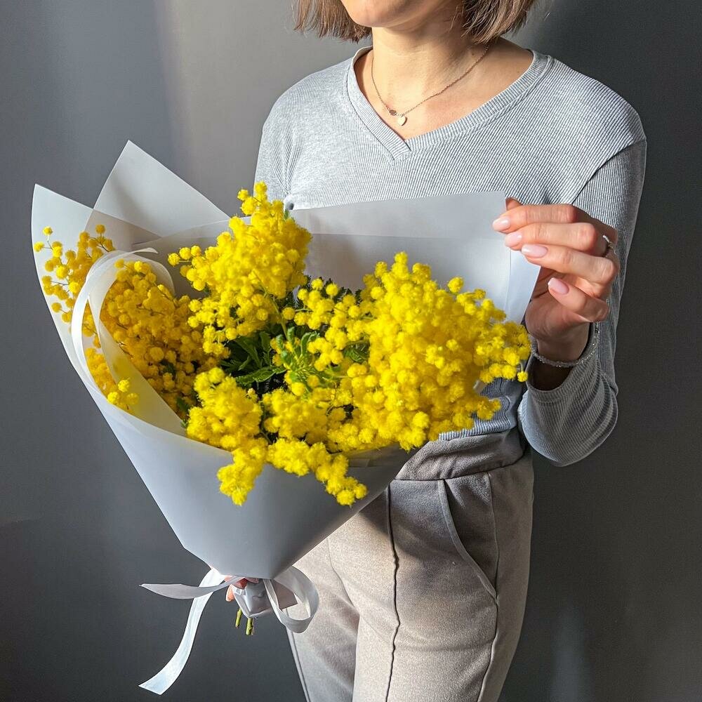 Букет живых цветов. Яркая весенняя мимоза в авторском оформлении, 5 веток. Veresk101/1