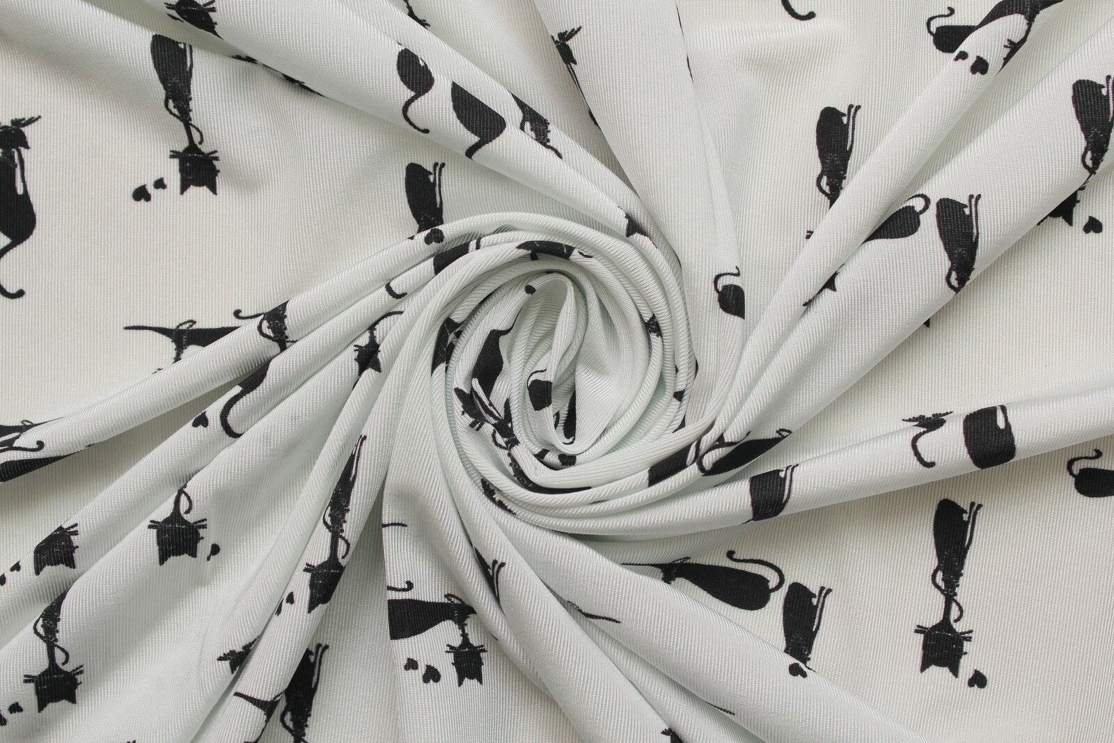 Ткань Трикотаж-стрейч Gattini чёрные кошки на белом, ш130см, 0,5 м