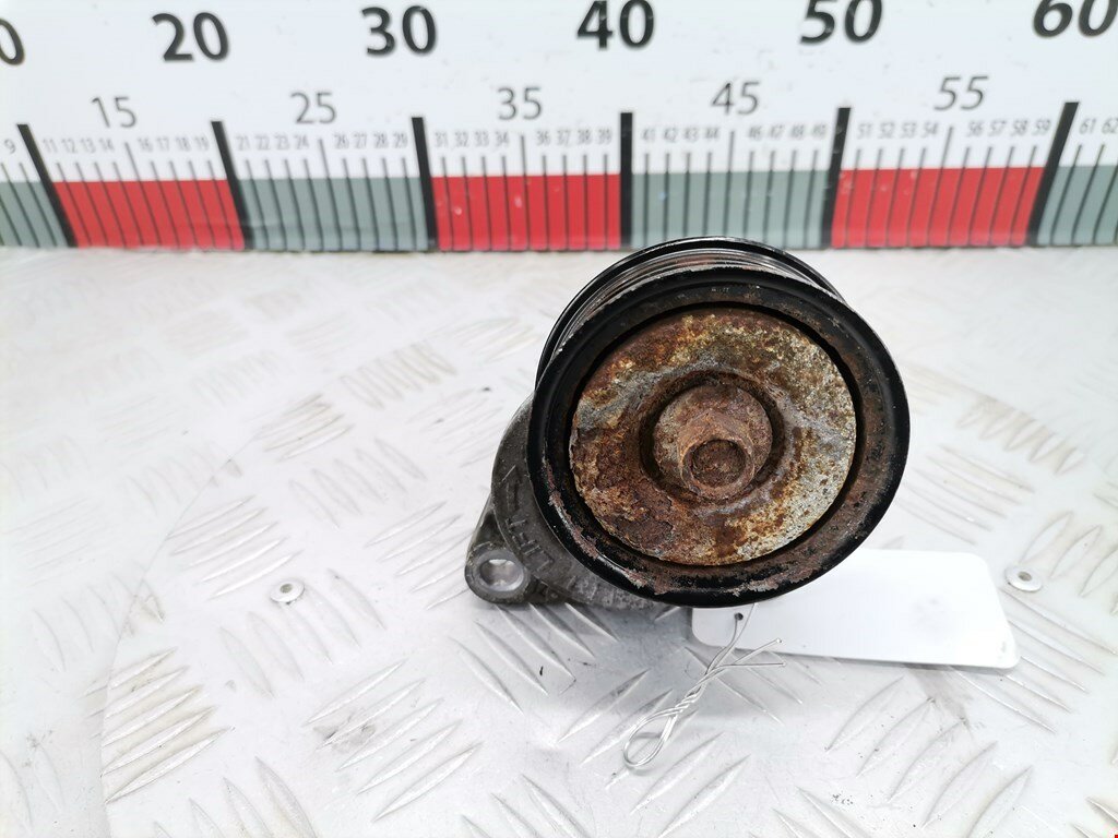 Натяжитель ремня генератора (приводного поликлинового ремня Mazda 6 GG LFH115940A арт. 1766117