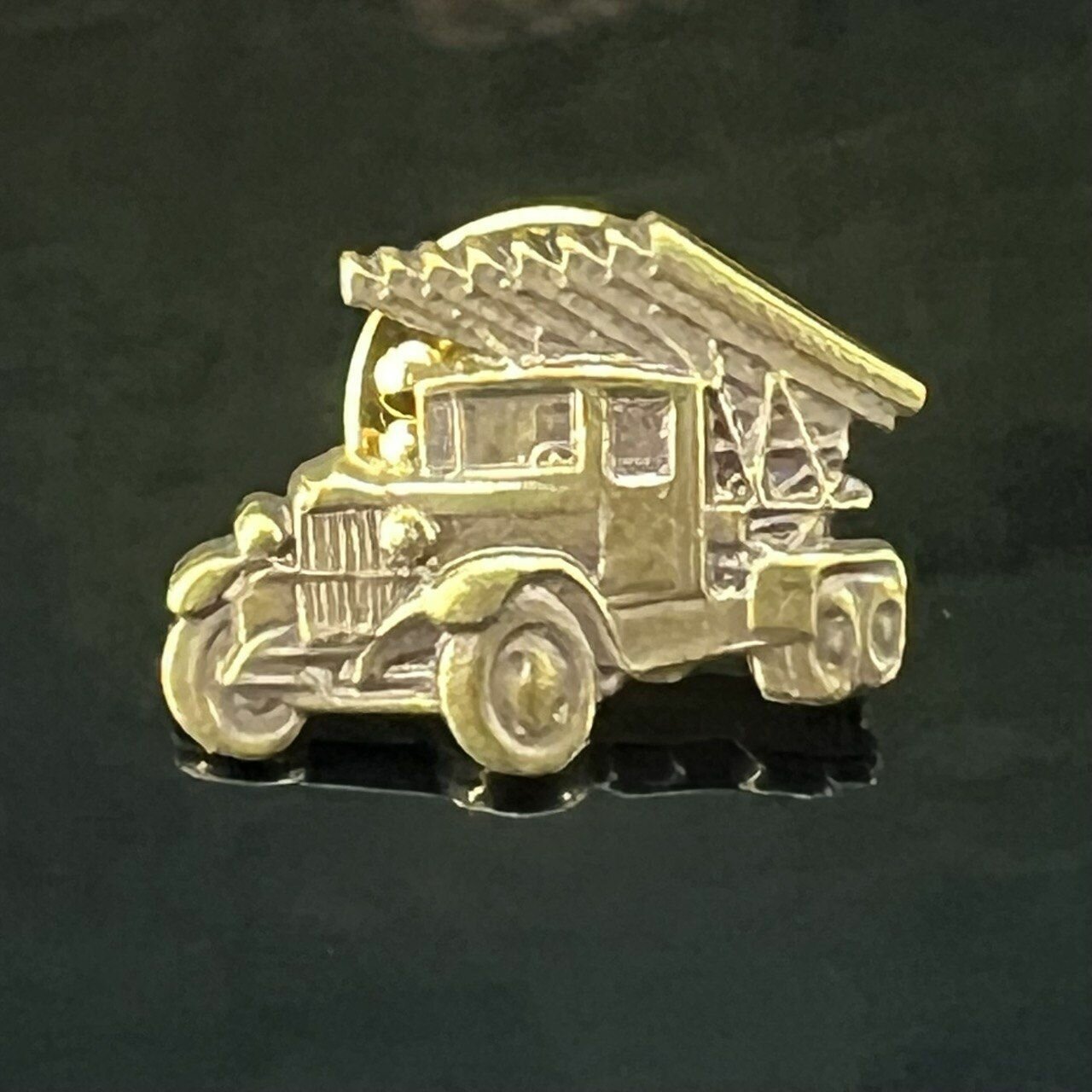 Знак фрачный Установка залпового огня БМ-13 рсзо катюша