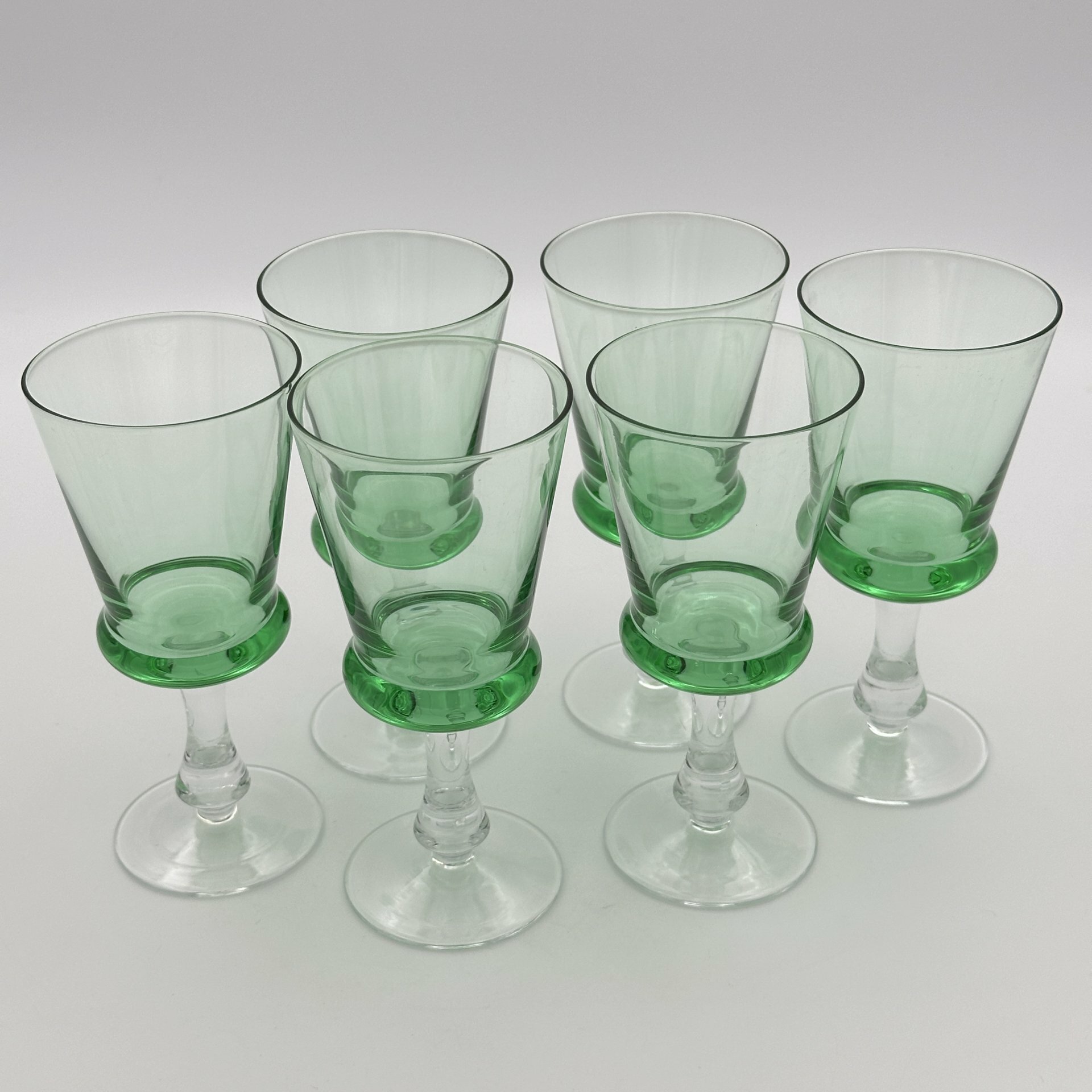 Набор бокалов/фужеров на 4 персоны, с фигурной ножкой, стекло, СССР, 1970-1990 гг.