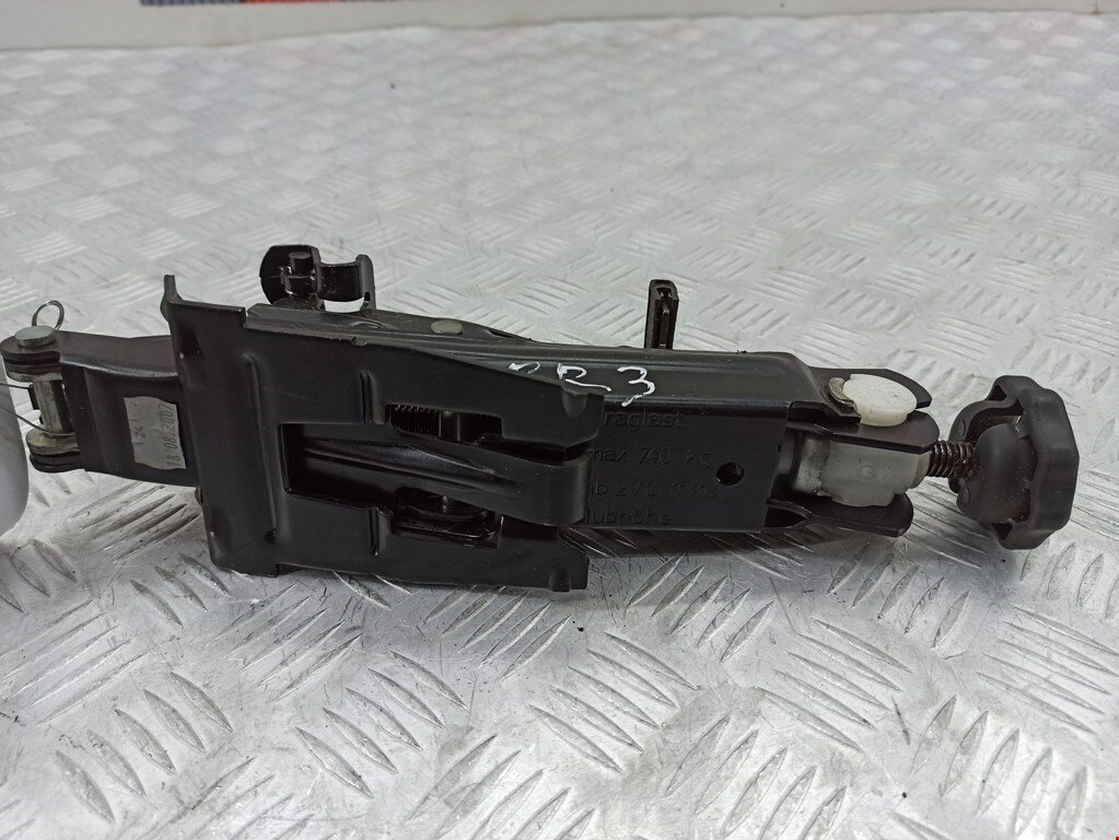 Домкрат Volkswagen Beetle 2 1C0011031D арт. 1700887