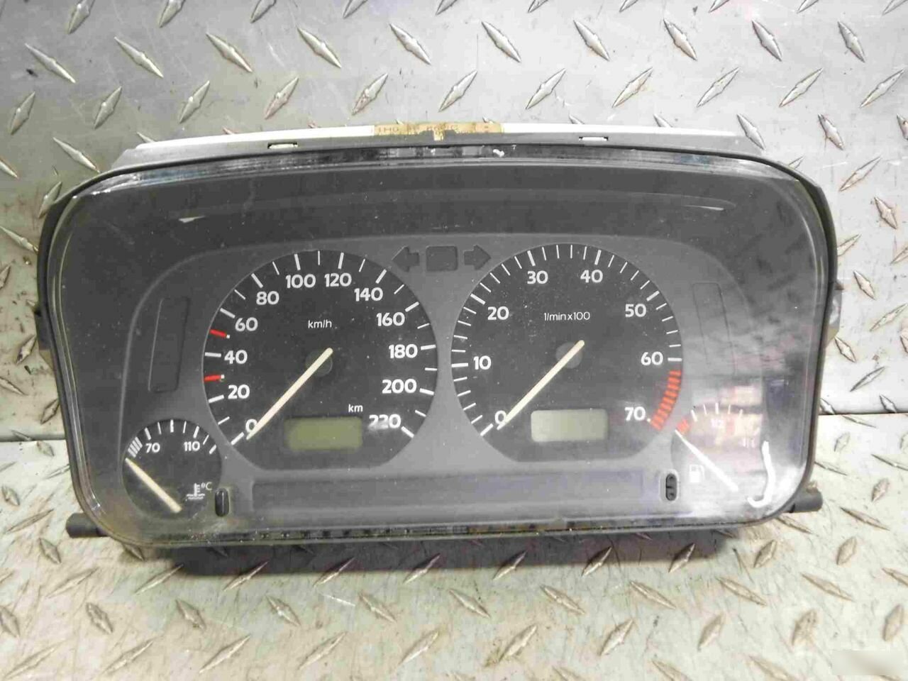 Панель приборов Volkswagen Golf Mk3 (1991—2000) 1H0919860C