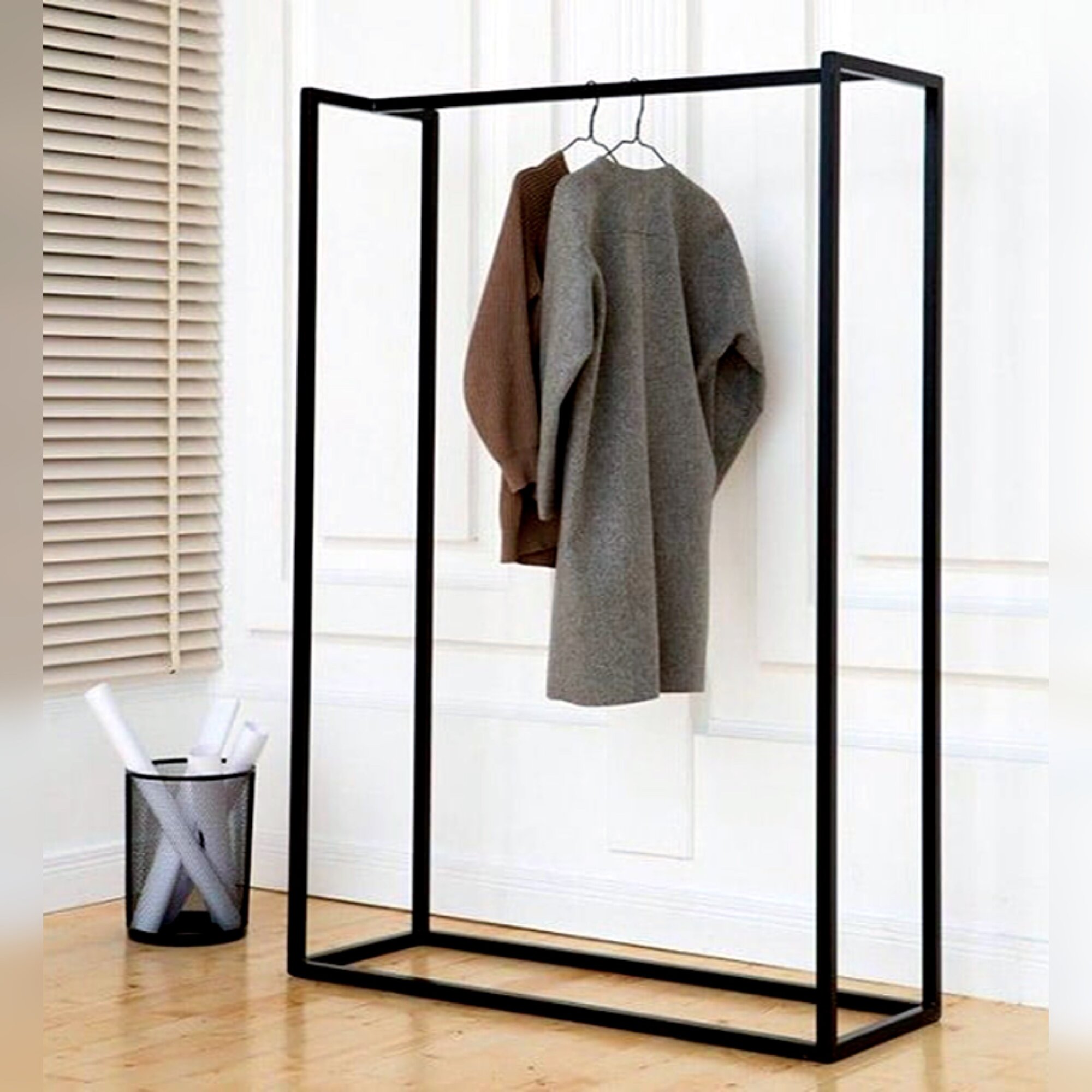 Вешалка напольная для одежды , металлическая вешалка для одежды , реал для одежды