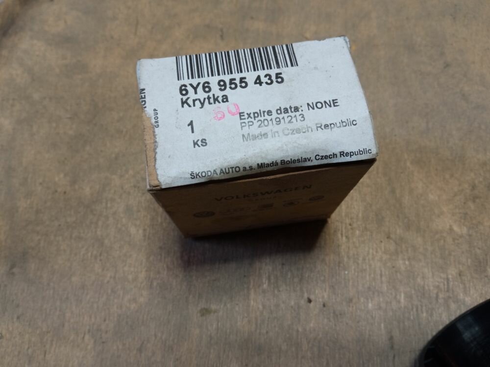 Крышка рычага стеклоочистителя Fabia 2000-2008 6y6955435