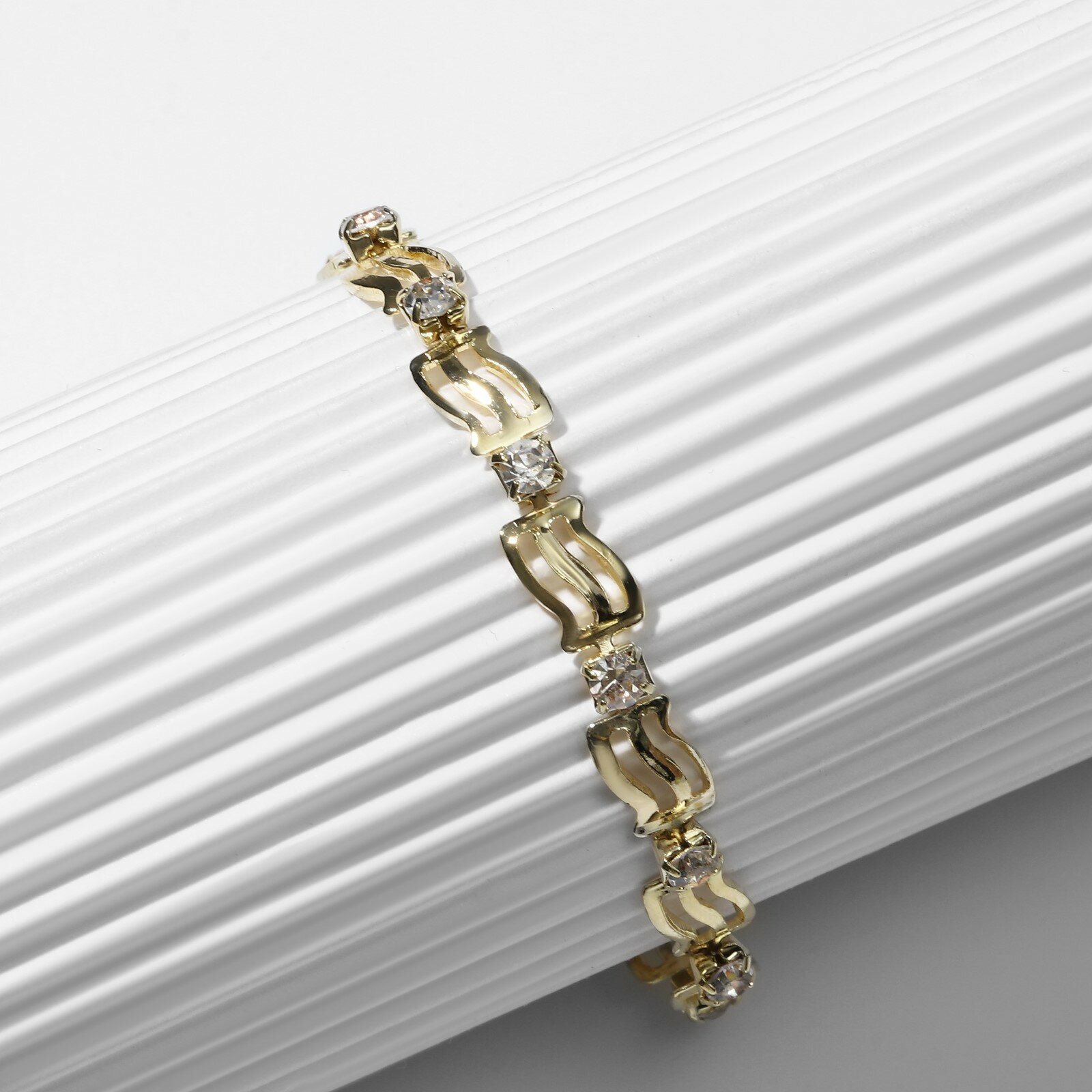 Плетеный браслет, стразы