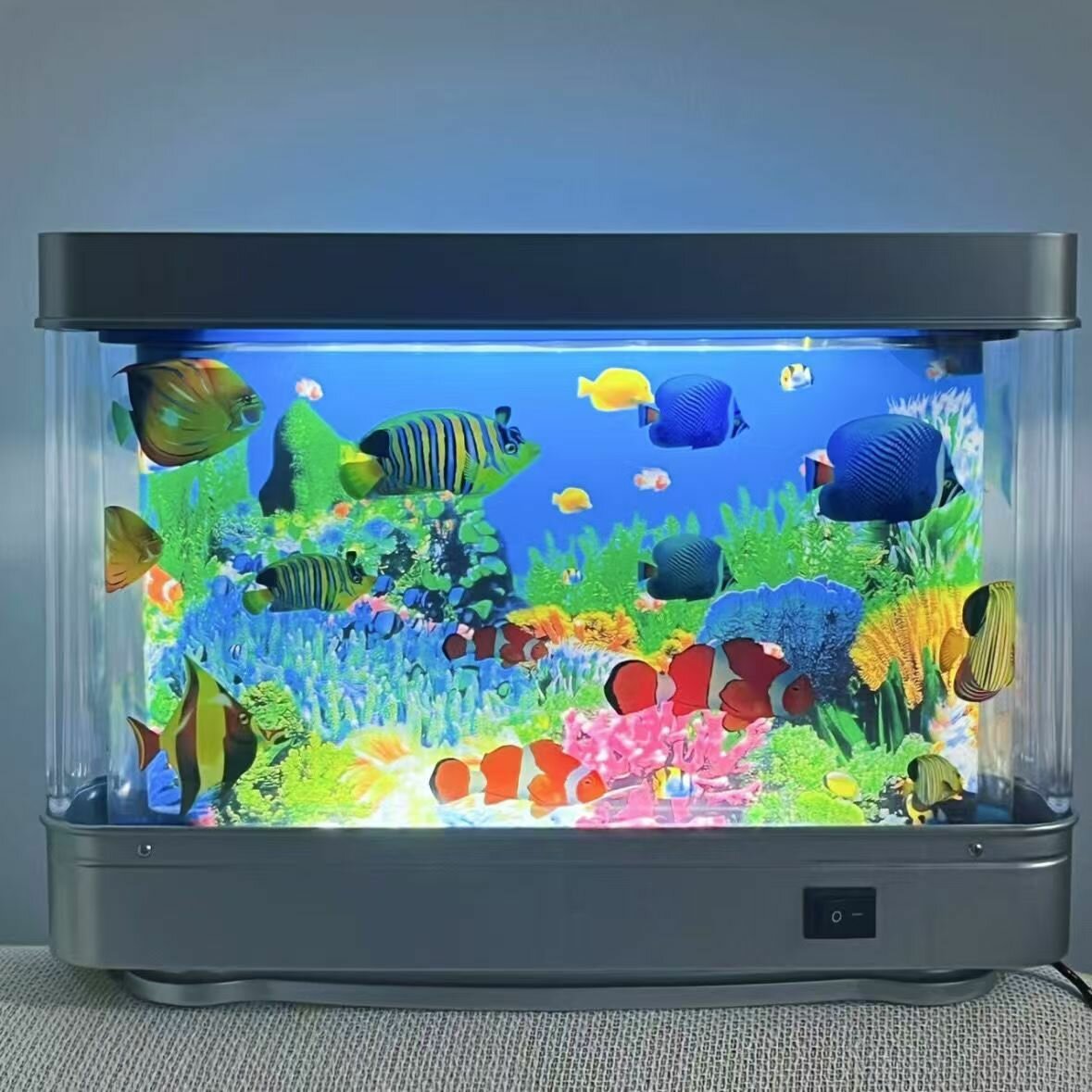 Светильник-ночник Аквариум с движущимися рыбками размер