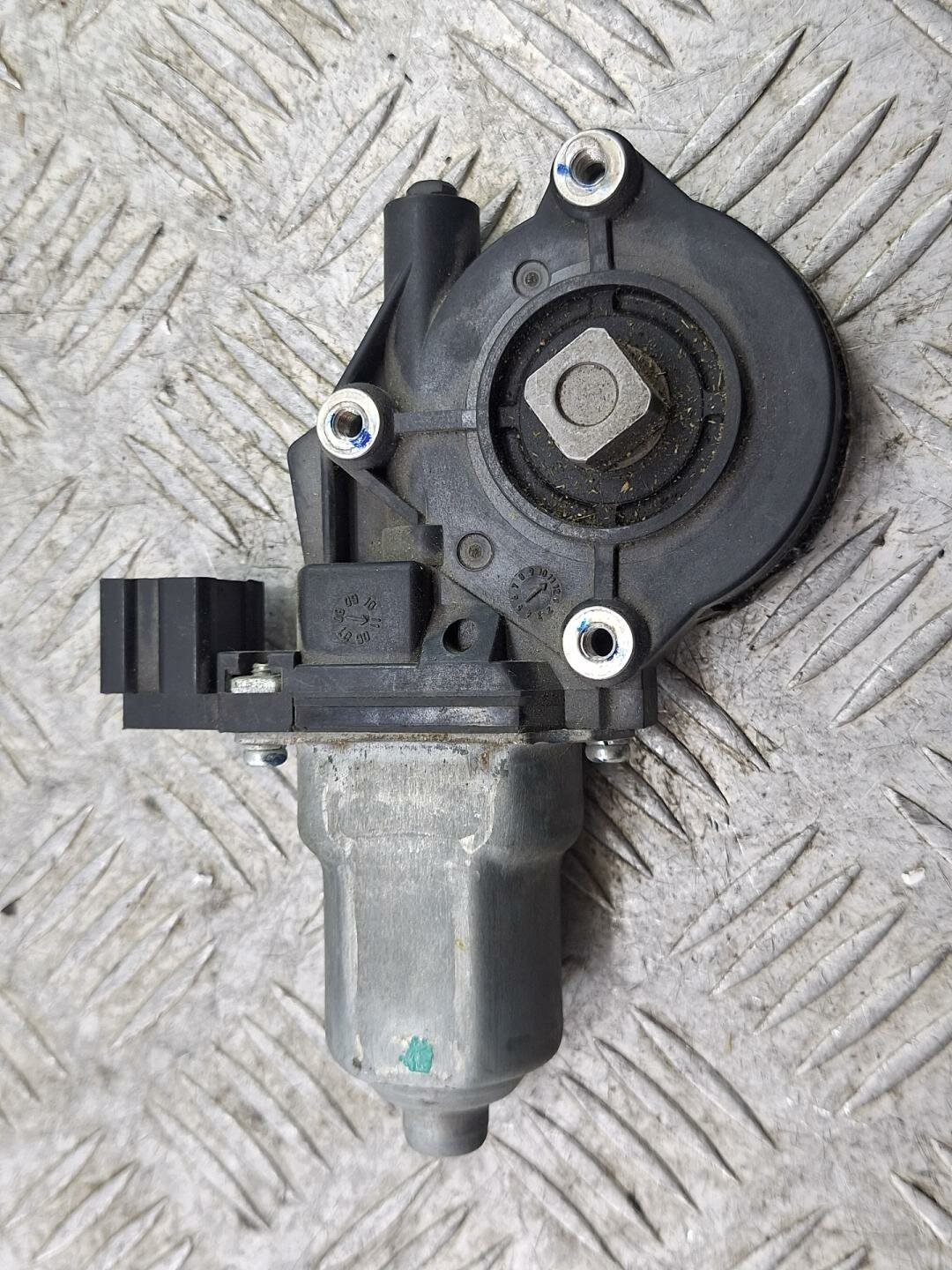 Моторчик стеклоподъемника передний левый Nissan X-Trail T31 (2007 - 2011) 80731JN00A