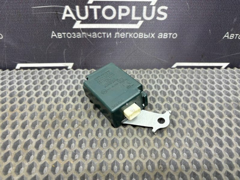 Блок управления центральным замком Toyota Camry (2.4 2AZ-FE) Б/У с пробегом
