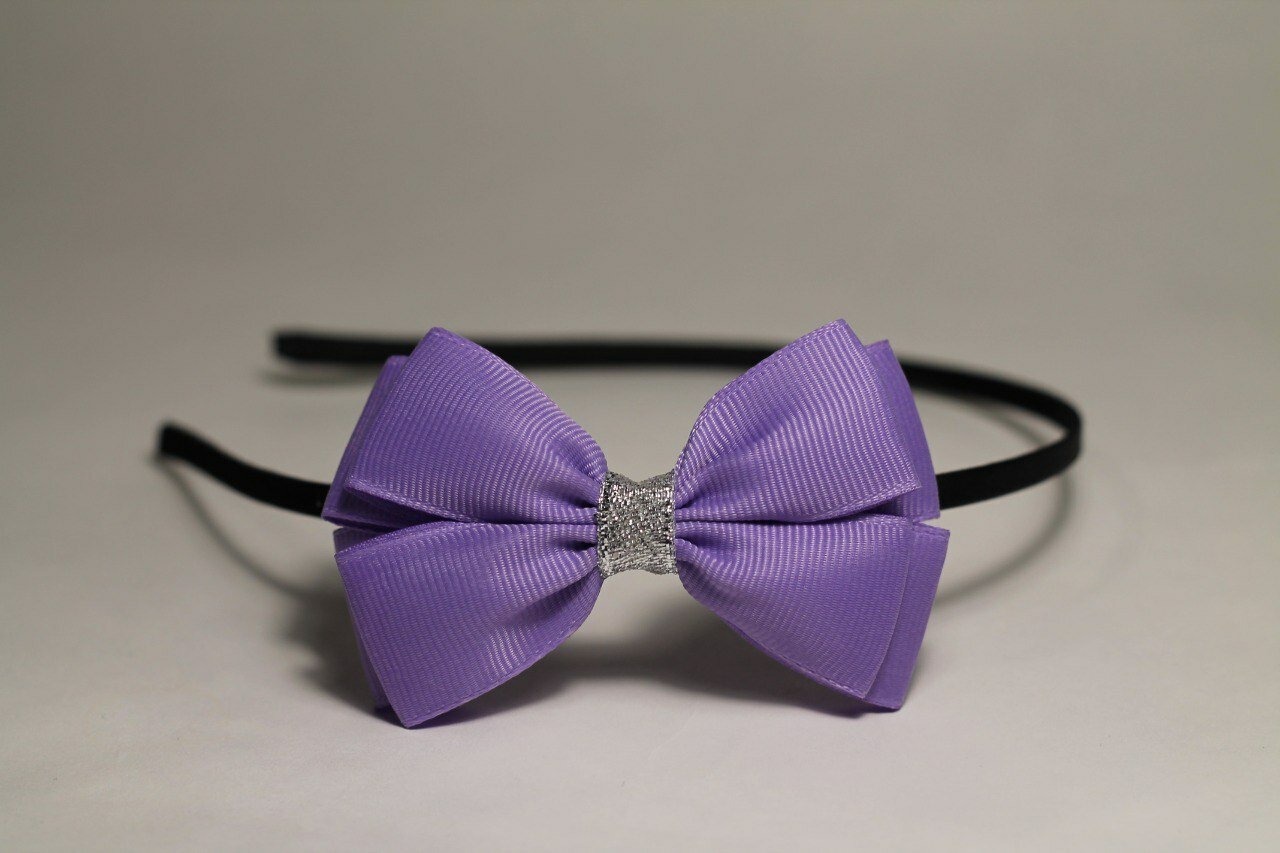 Ободок с фиолетовым бантиком ручной работы от бренда Bantichelli