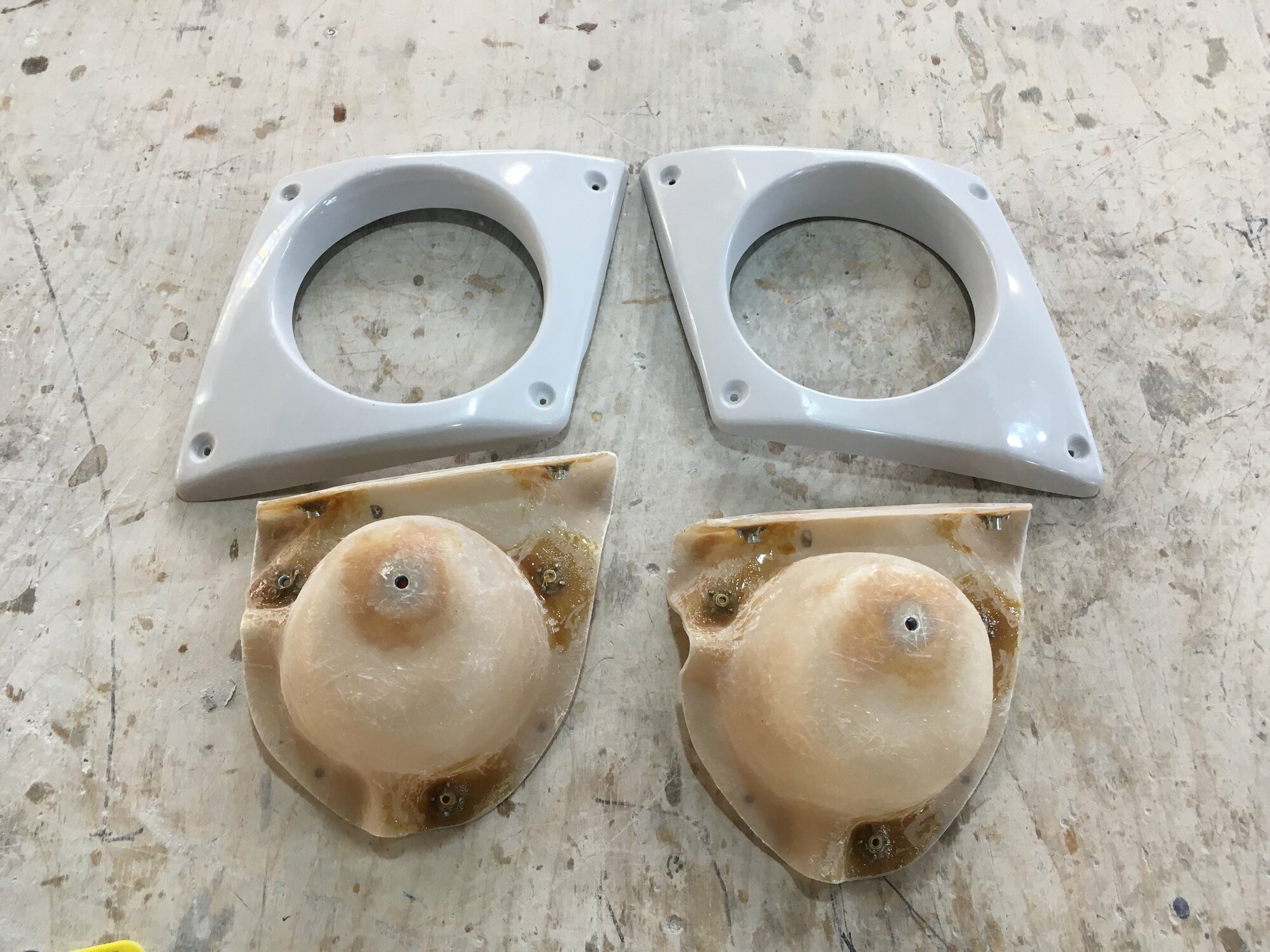 Переходники дополнительных фар ВАЗ 2106 на Volvo Вольво VNL 670