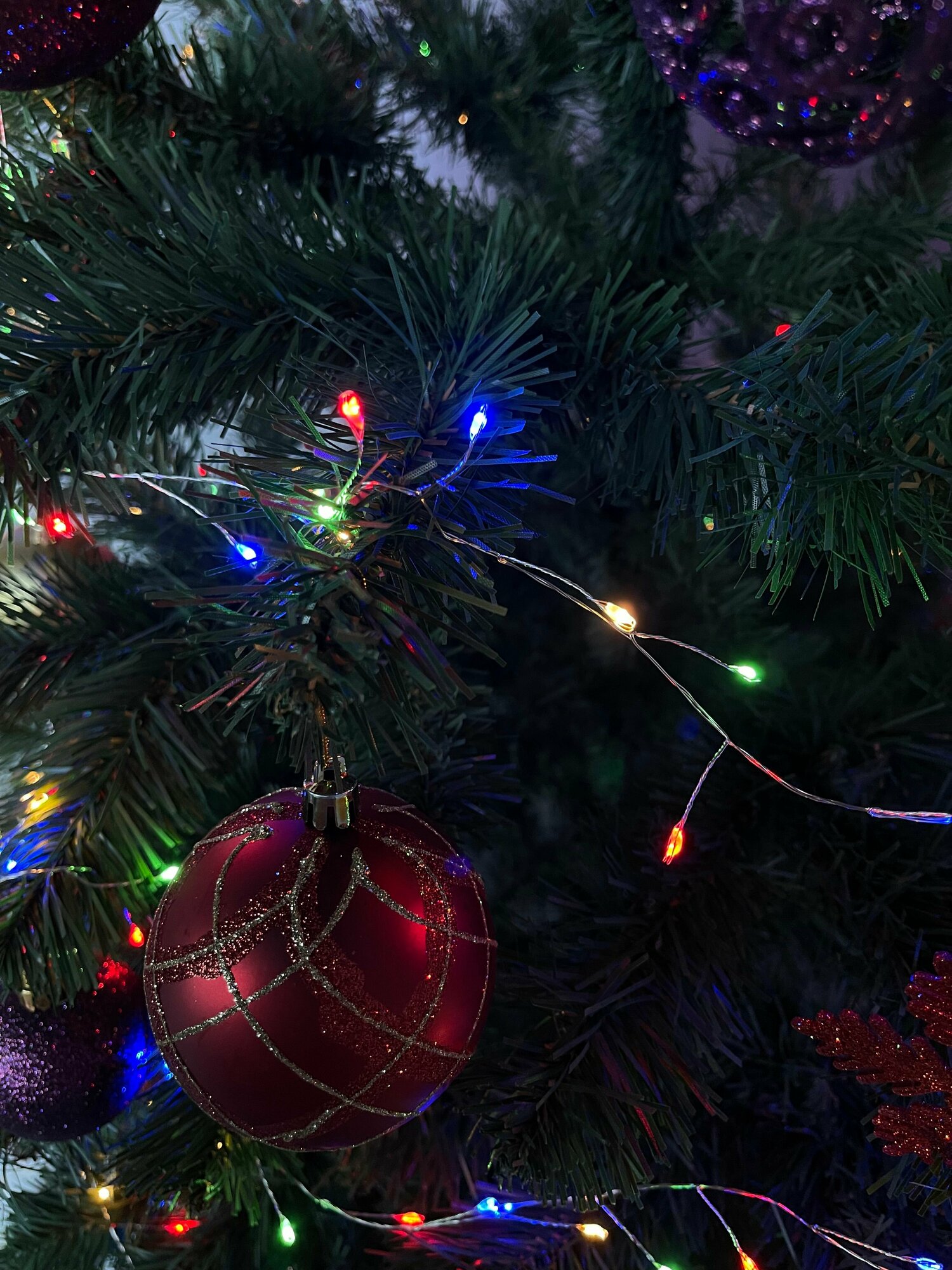 Новогодняя светодиодная елочная гирлянда с разноцветным свечением 500 огней длиной 15м