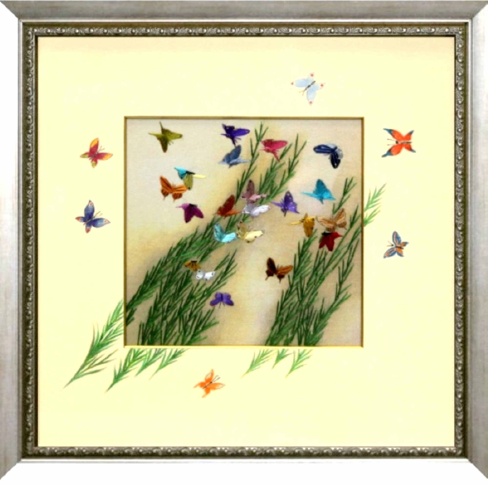Декоративная настенная картина Живой Шелк Бабочки с подрисовкой, вышивка шелком ручной работы с 3D эффектом, см 45х45х3/багет+паспарту