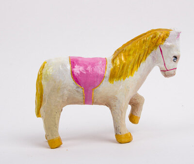 Заготовка для декорирования "Love2art" PAM-064 "лошадь" папье-маше 13.5 х 3.5 х 11.5 см .