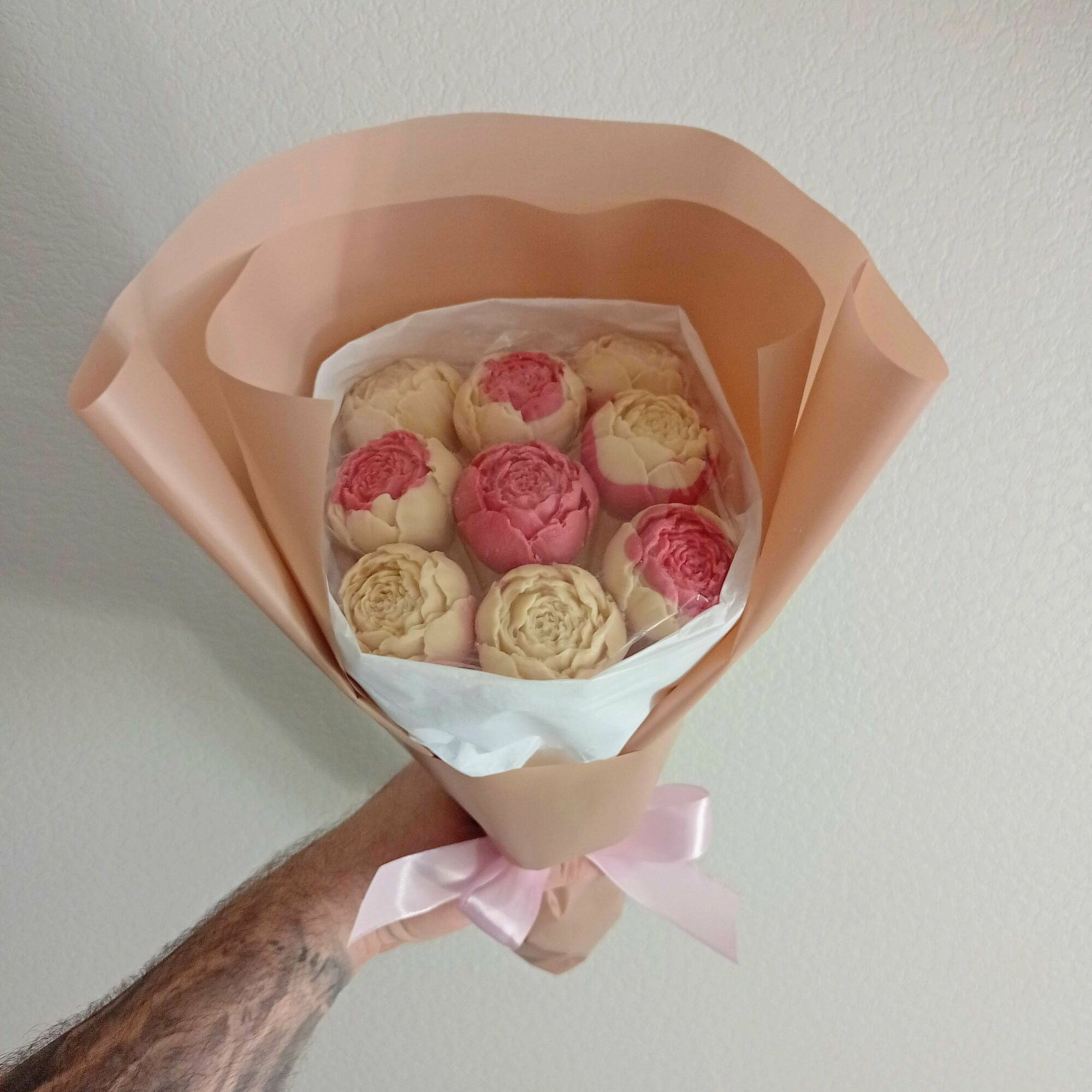 Подарочный набор конфет "Букет пионов" 7SH7PIONN7, ванильный, белый шоколад