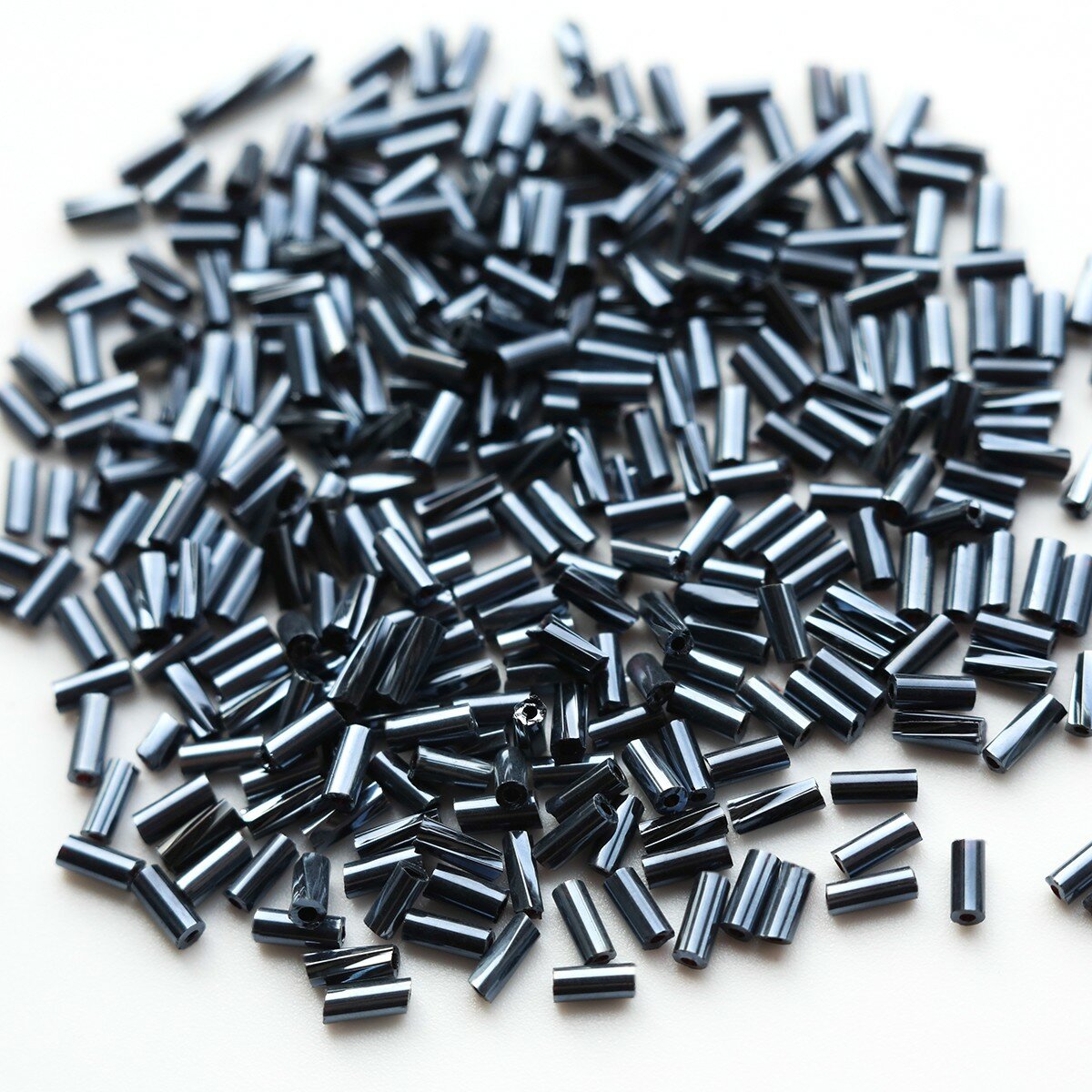 Бисер Радуга 70 гр стеклярус черный гематит