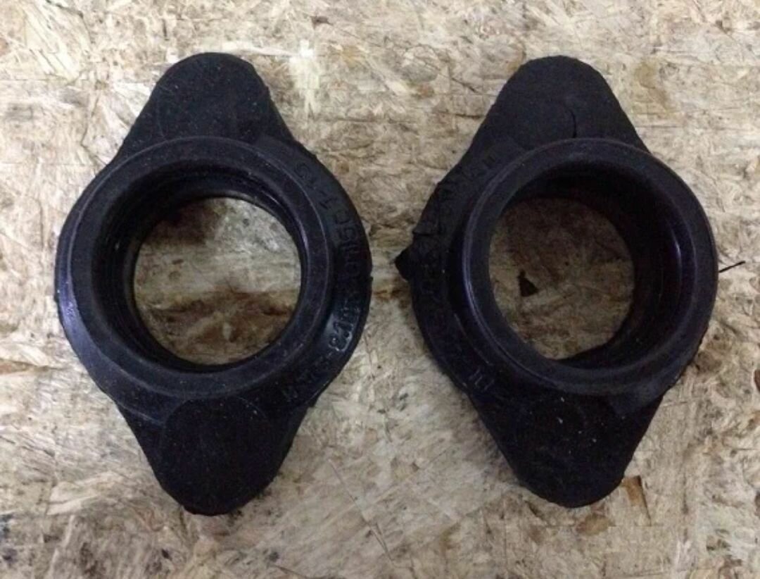 Переходники на чешский карб. Урал (пара) (ИМЗ8.103-01501-10)