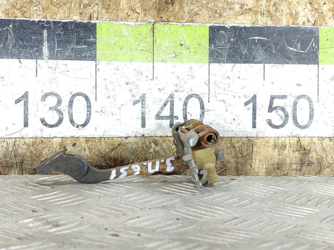 Ограничитель двери задний RENAULT Laguna 2008-2015 824310001R