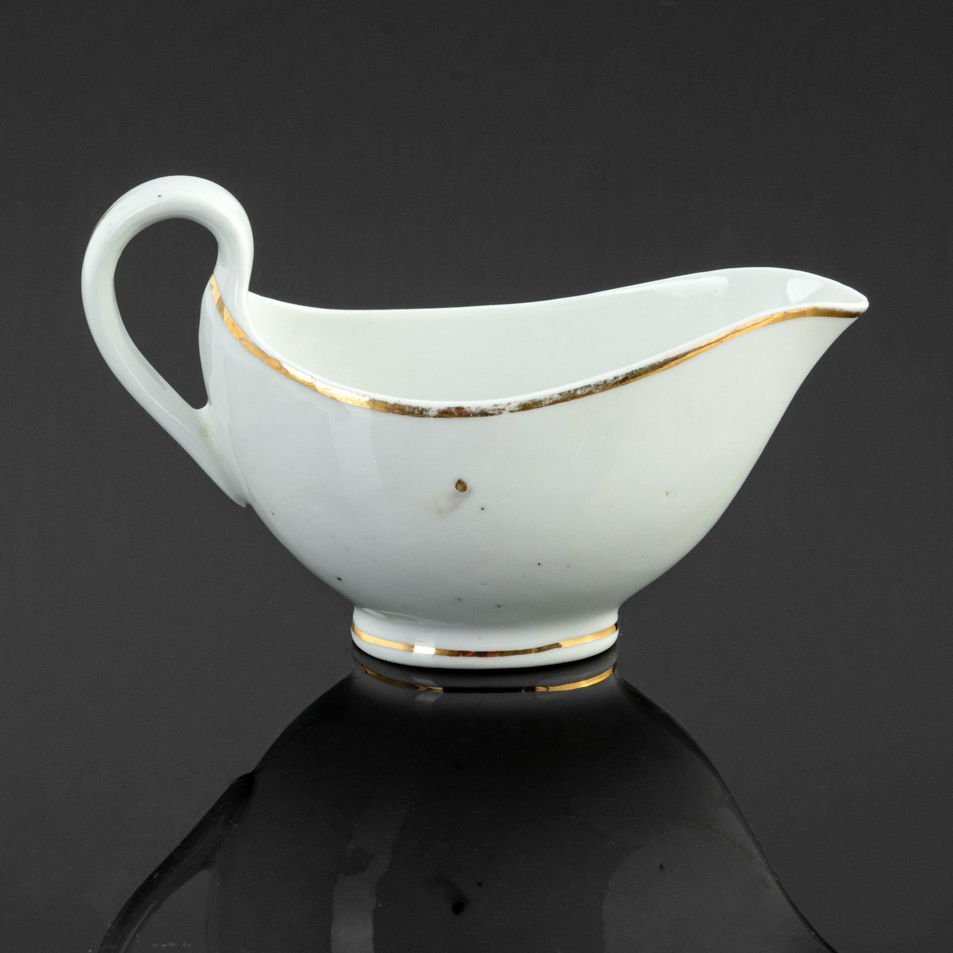 Соусник с декором в виде золотого канта, фарфор, золочение