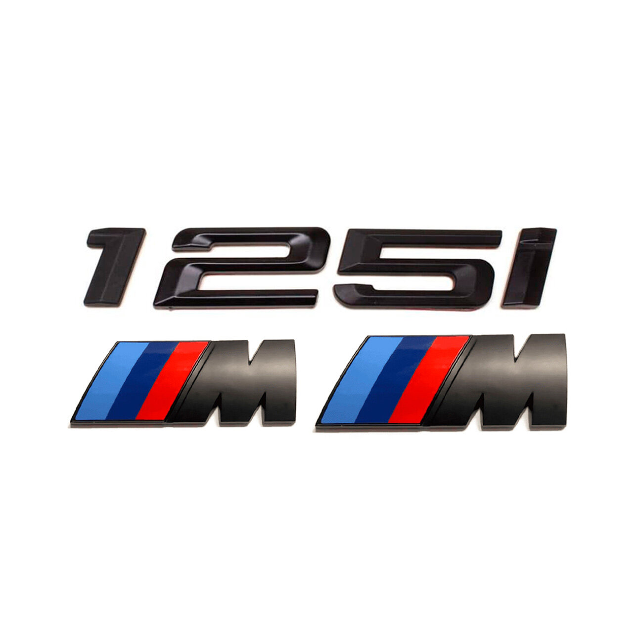 Комплект: шильдик на багажник 130 i для BMW 1 ой серии + 2 эмблемы на крыло M-performance черный глянец