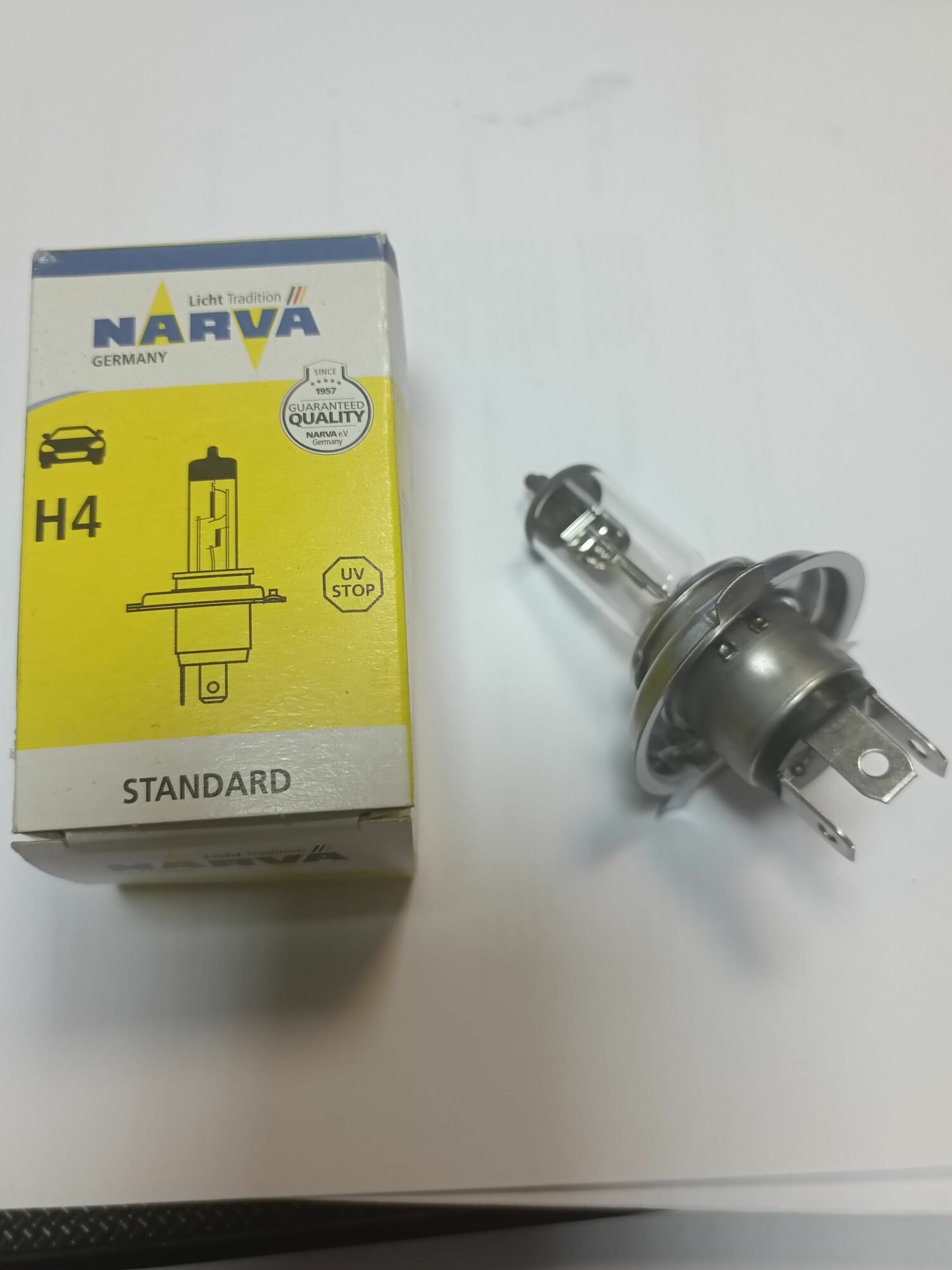 Лампа галогеновая автомобильная. (Цоколь H4) "NARVA". арт. 48881