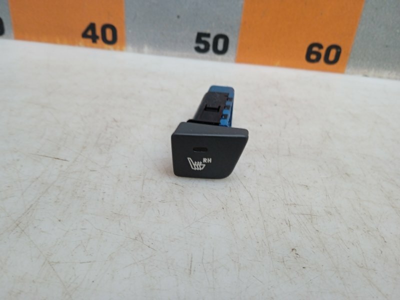 Б/У Хендай Элантра 4 Кнопка обогрева сиденья Hyundai Elantra 2008 4, HD Прав. 324401 Hyundai-KIA арт. 933402H0009Y