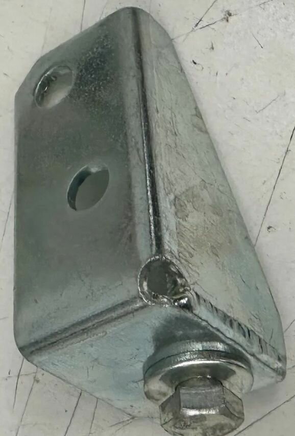 Кронштейн приемной трубы (уголок) ВАЗ 2101-2107