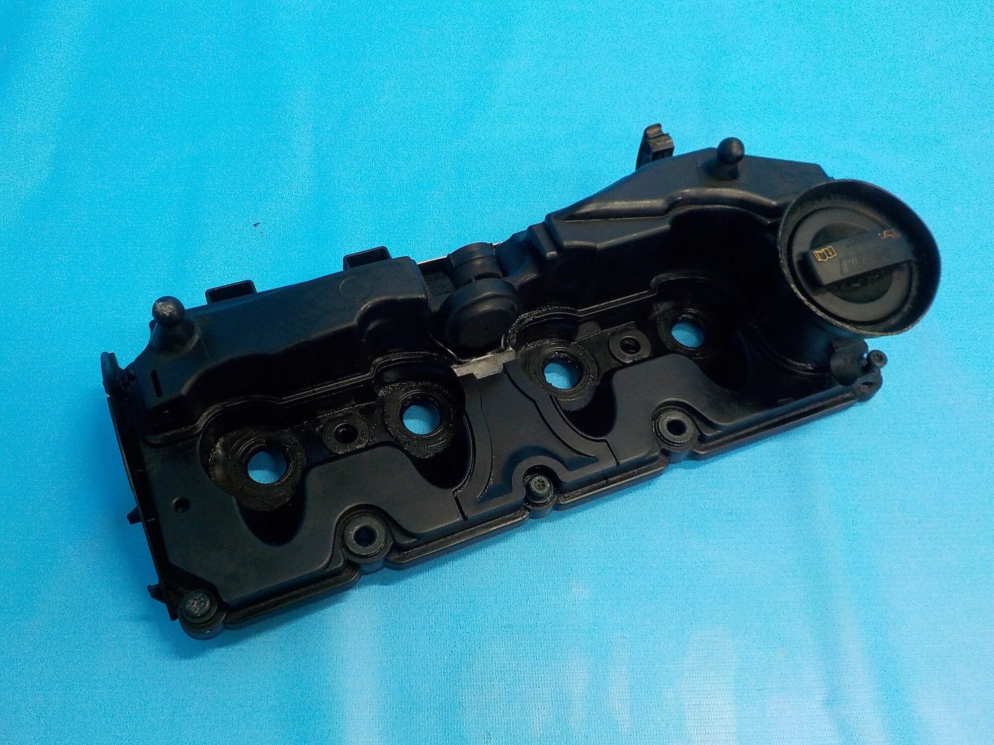 Клапанная крышка ГБЦ VOLKSWAGEN Jetta 6 2011-2018 03L103469R - Б/У