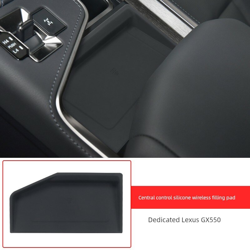Силиконовая подставка с беспроводной зарядкой для стаканов Lexus GX550h черного цвета в салоне автомобиля