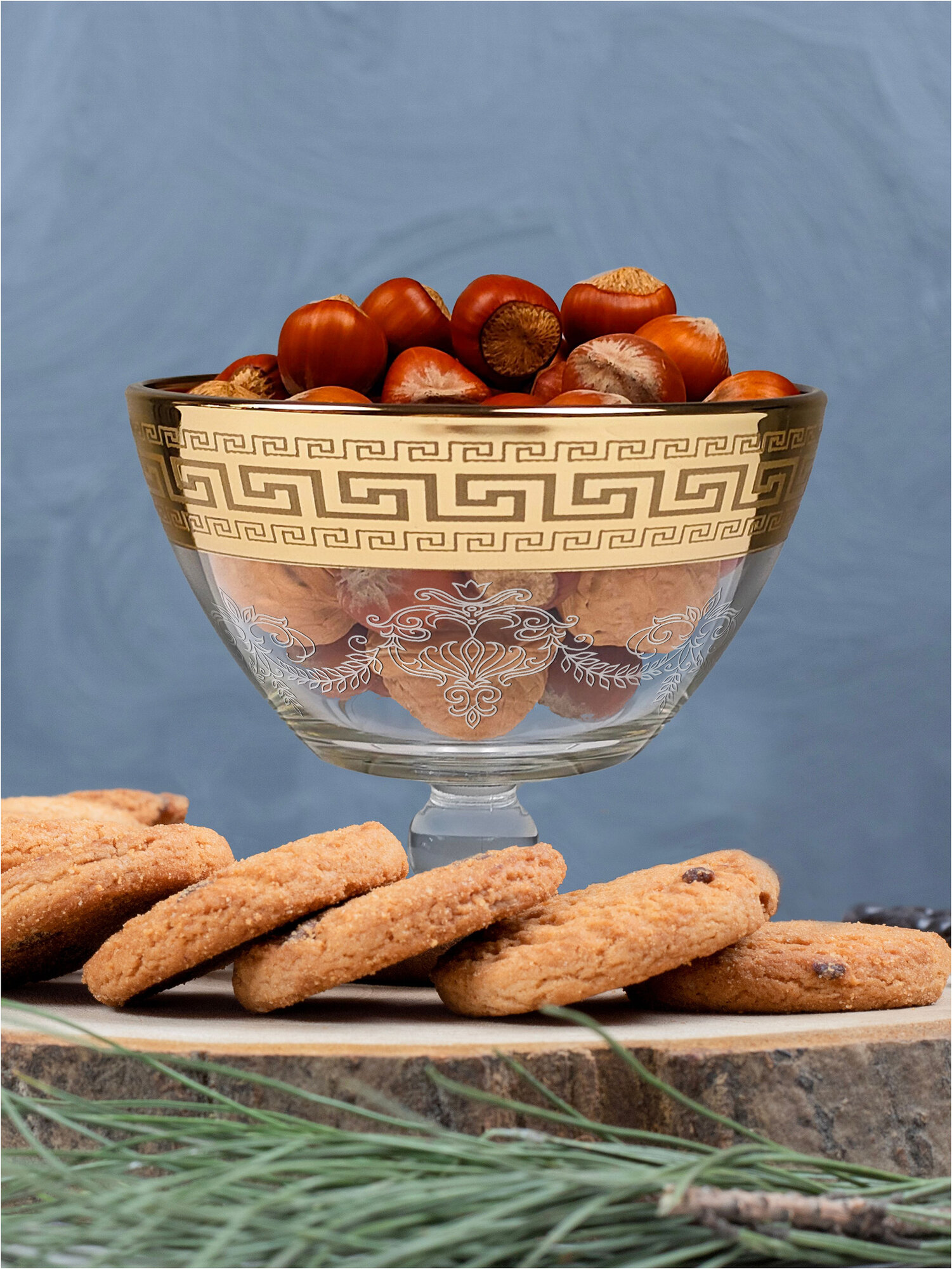 Ваза стеклянная на ножке для конфет с алмазной гравировкой PROMSIZ барокко, d130 мм, 1 шт.