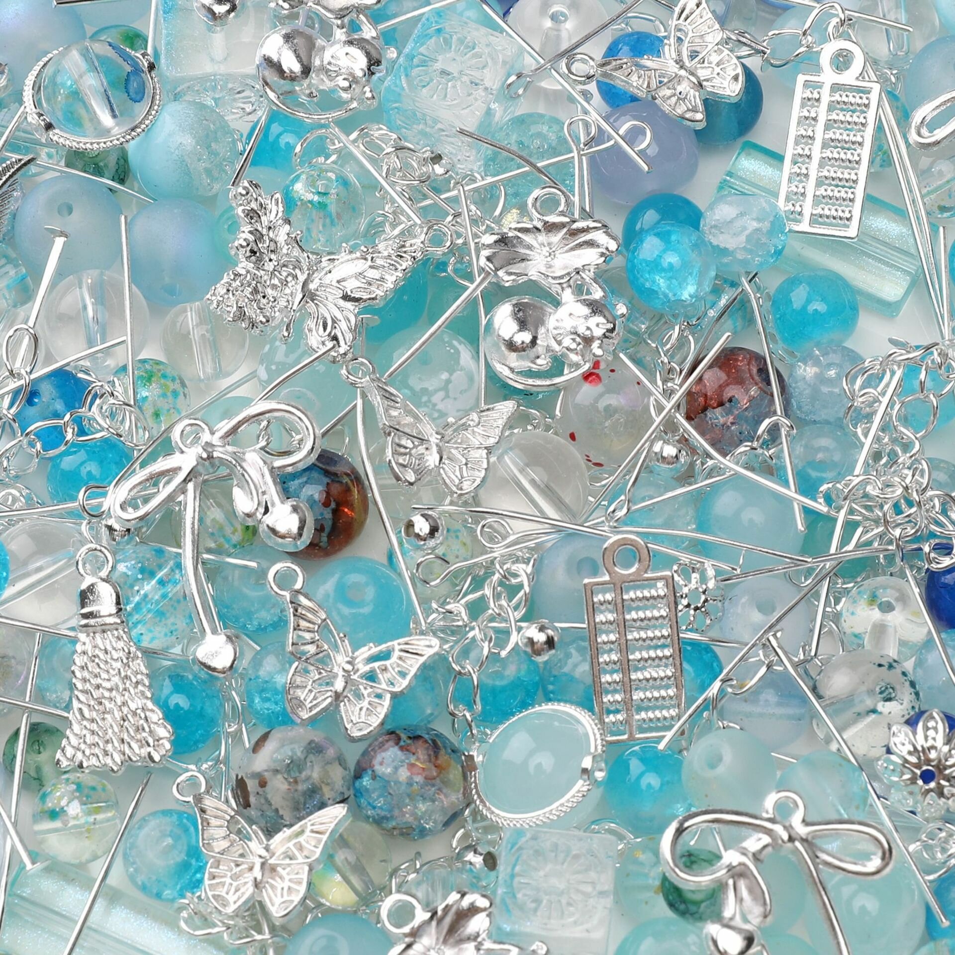 Стеклянные бусины разных цветов и аксессуары из сплавов в золотом и серебряном цвете, набор из смешанных материалов для изготовления браслетов, ожерелий и подвесок своими руками.