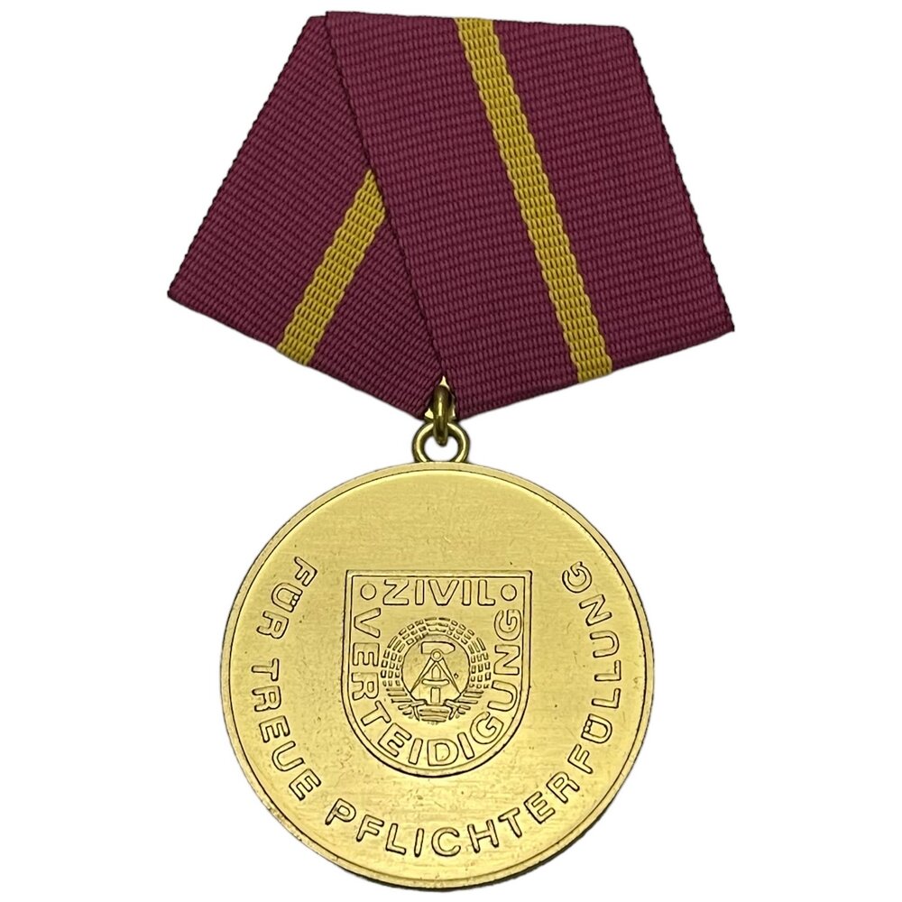 Германия (ГДР), медаль "За исполнение долга по гражданской обороне" 30 лет, 1977-1990 (магнитится)